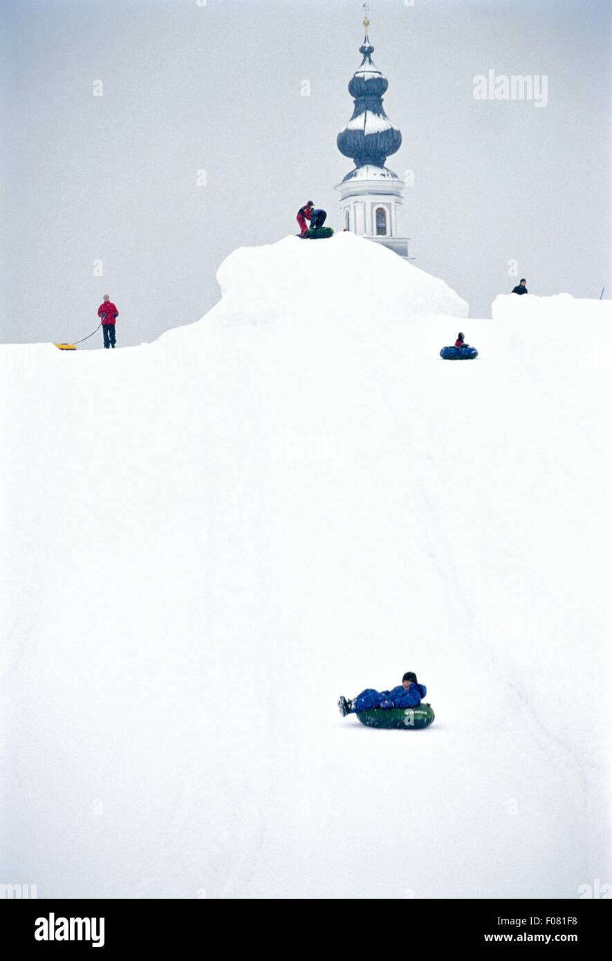 People sledding hi-res stock photography and images - Alamy