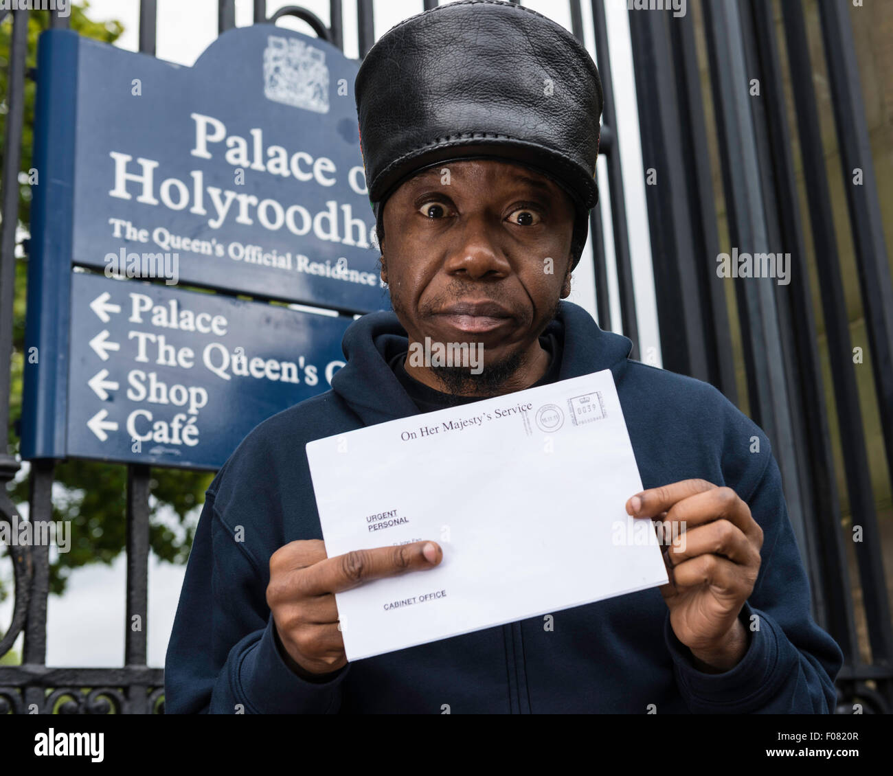 Buckingham palace letter hi-res stock photography and images - Alamy