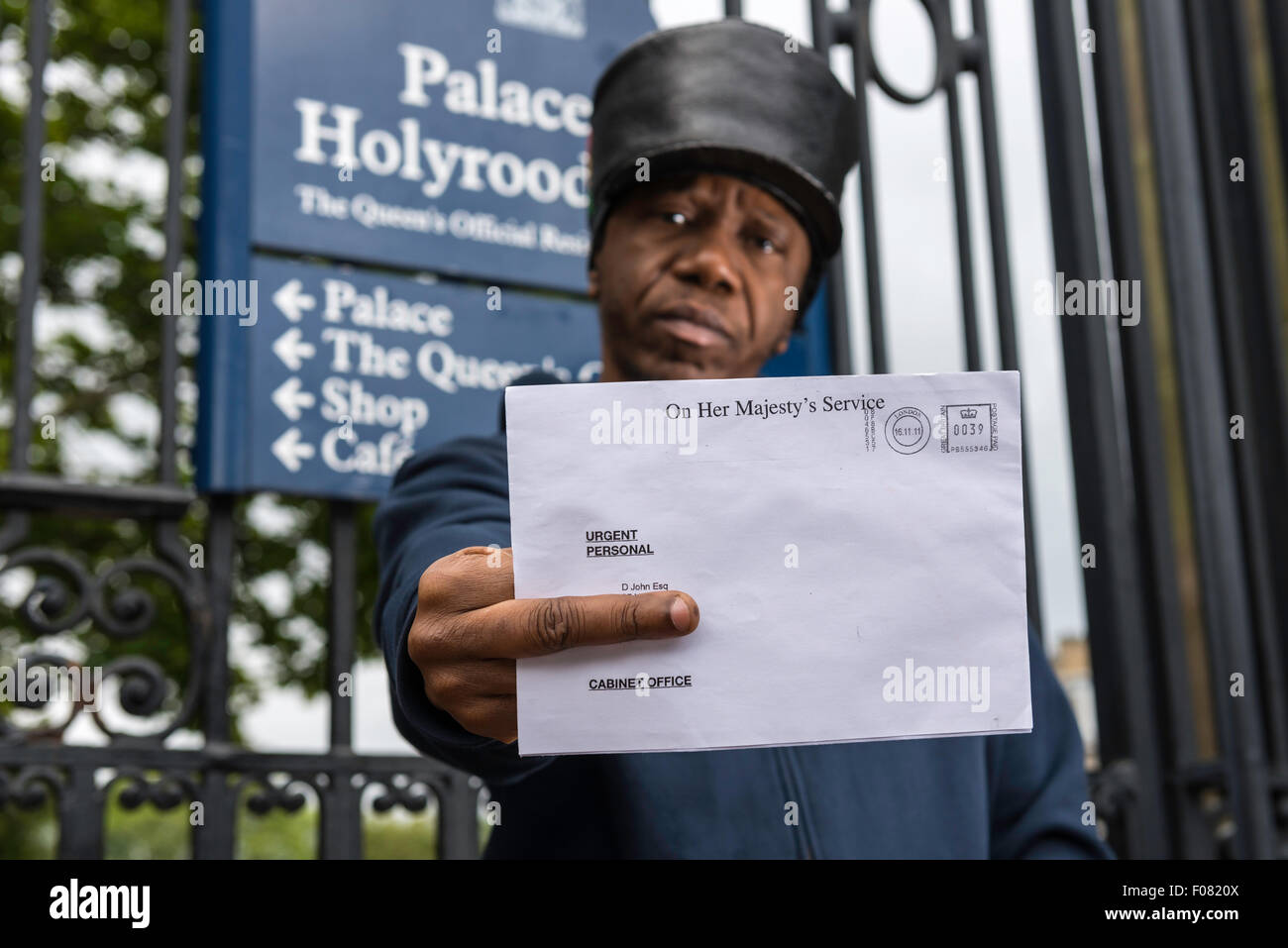 Buckingham palace letter hi-res stock photography and images - Alamy