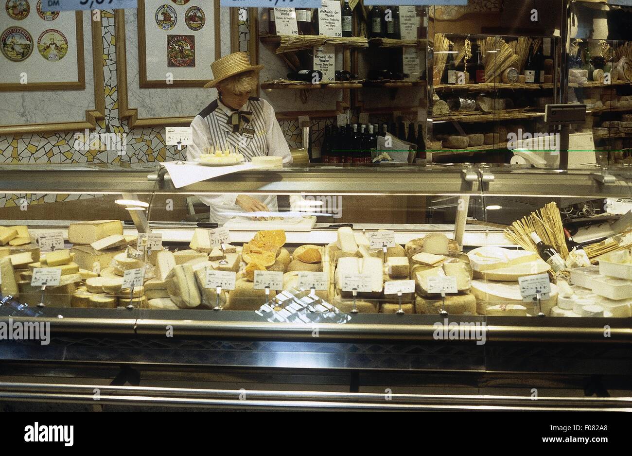 Cheese counter in department store at Galleries Lafayette, Paris Stock ...