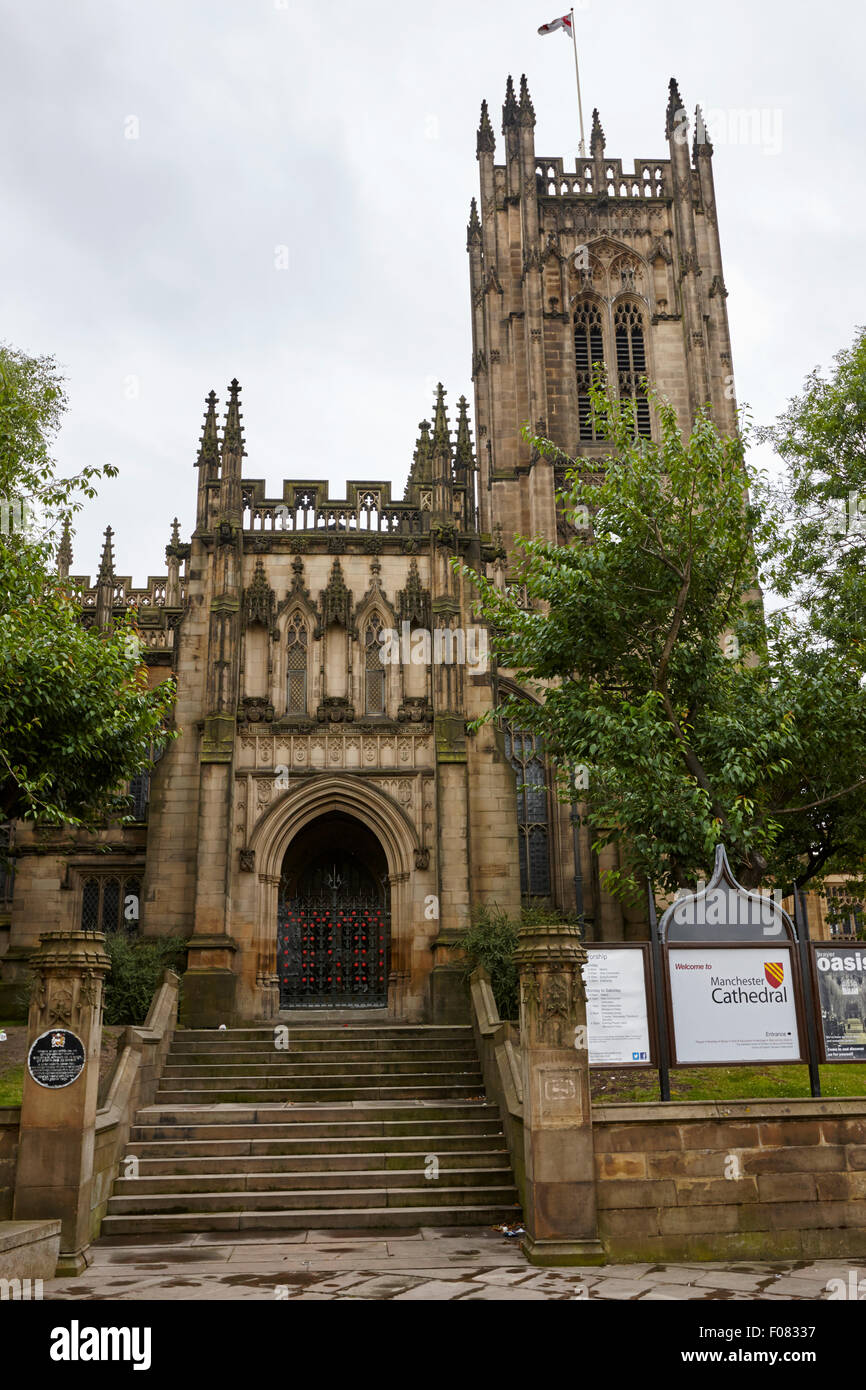 Manchester cathedral hi-res stock photography and images - Alamy