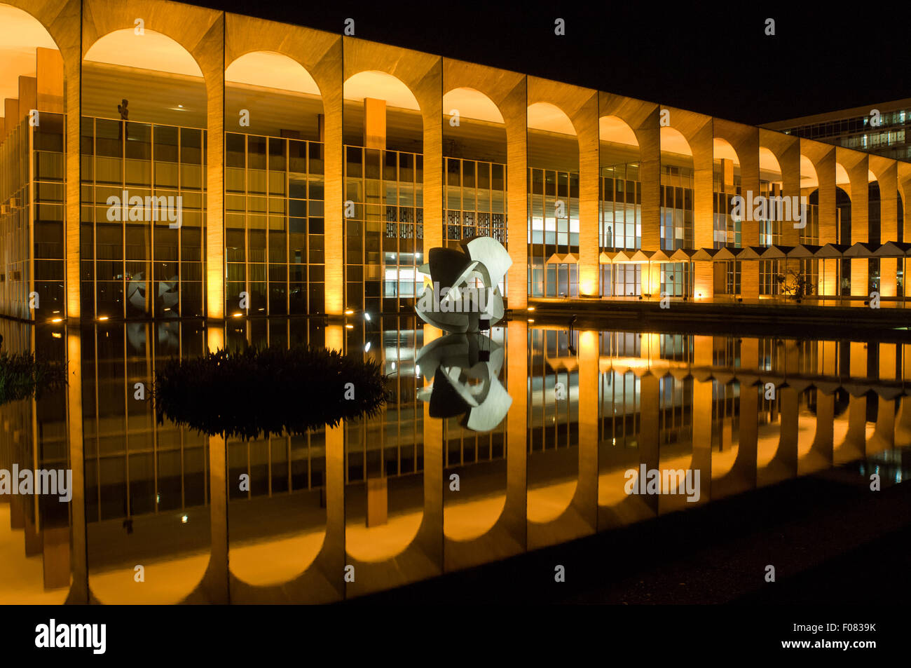 Ministry foreign affairs palacio hi-res stock photography and images ...