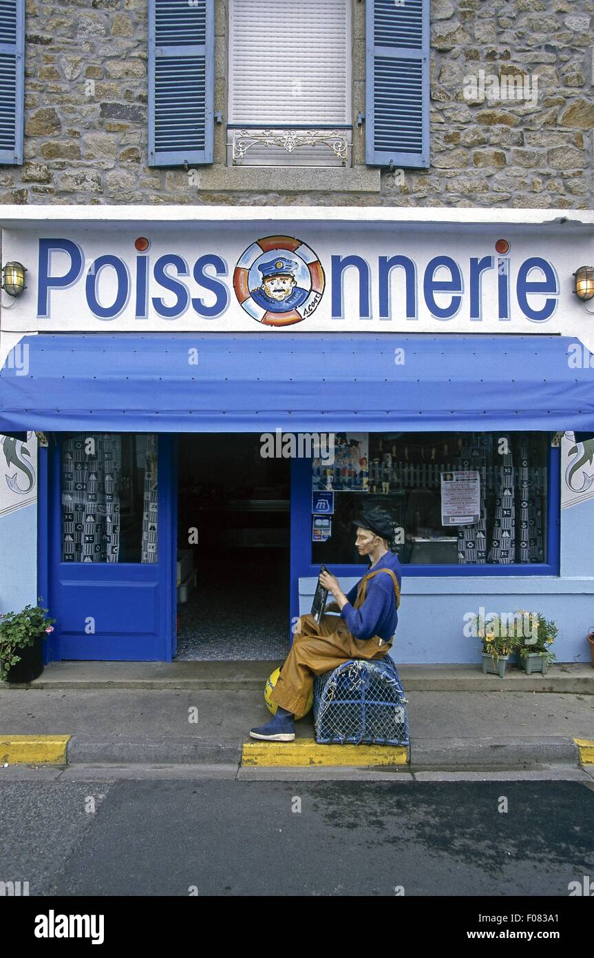 Carantec restaurant hi-res stock photography and images - Alamy