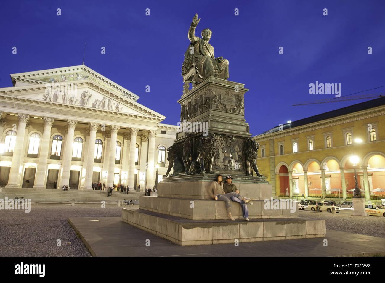 Opera munich hi-res stock photography and images - Alamy