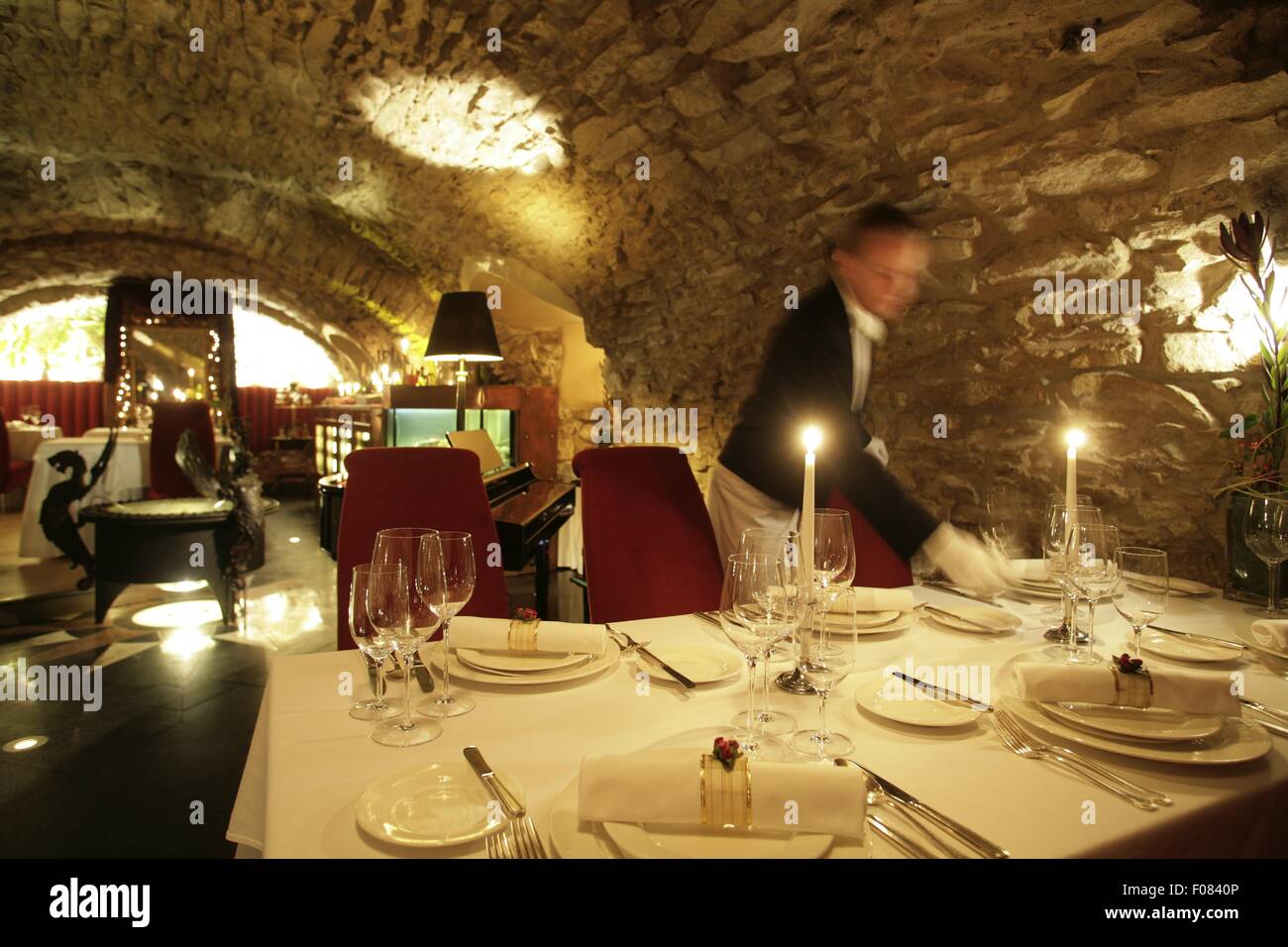 Restaurant flambe table waiter hi-res stock photography and images - Alamy