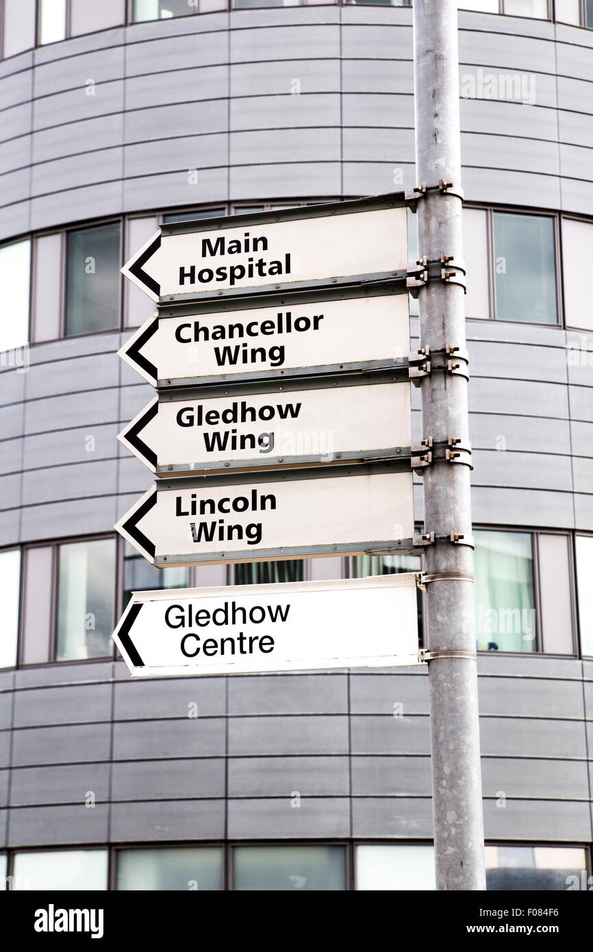 Gledhow wing of st james’ hospital hi-res stock photography and images ...