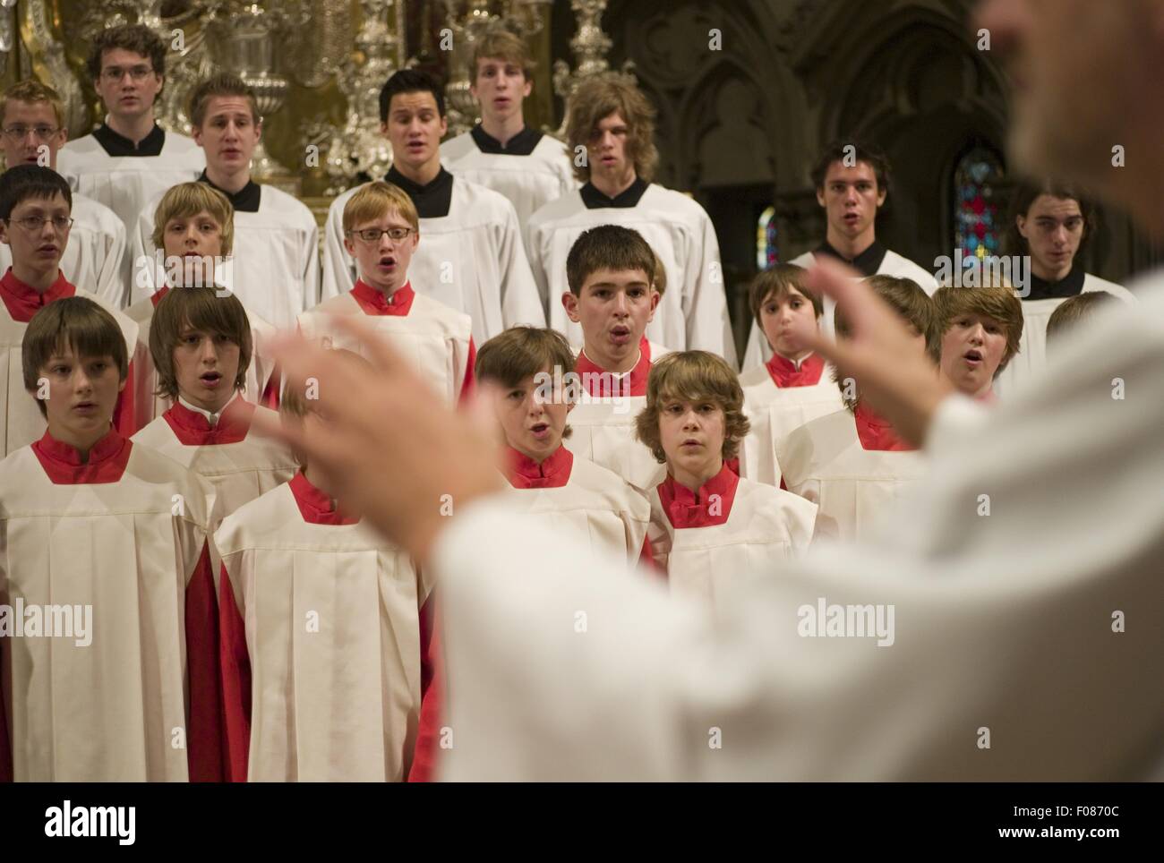 Altar boy vestments hi-res stock photography and images - Alamy
