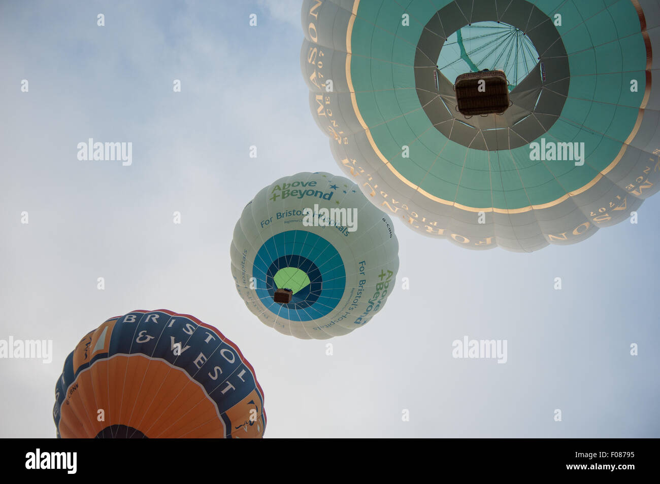 hot air balloon from below Stock Photo - Alamy