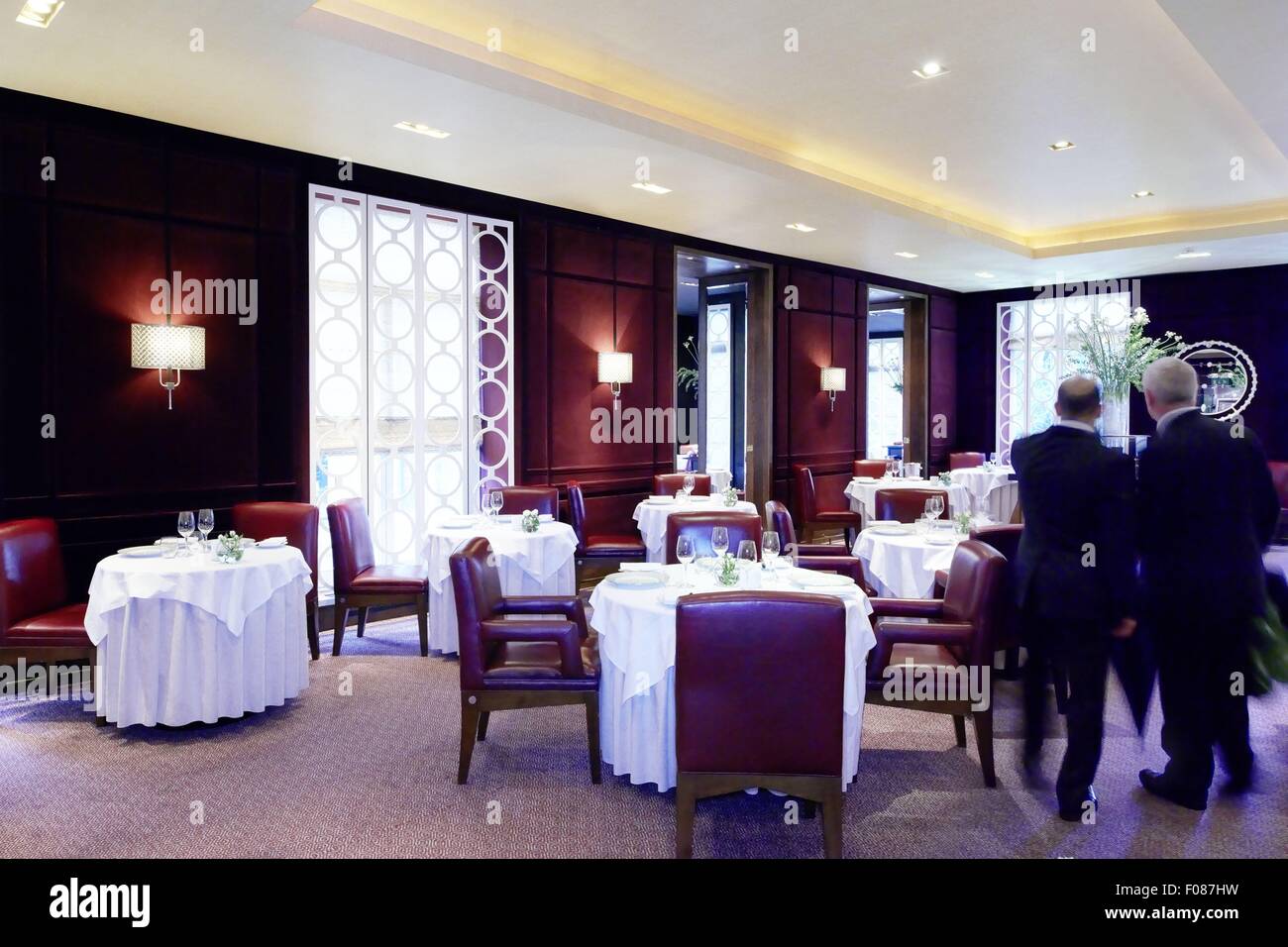 Laid tables and chairs at Restaurant Marcus Wareing at The Berkeley Stock Photo - Alamy