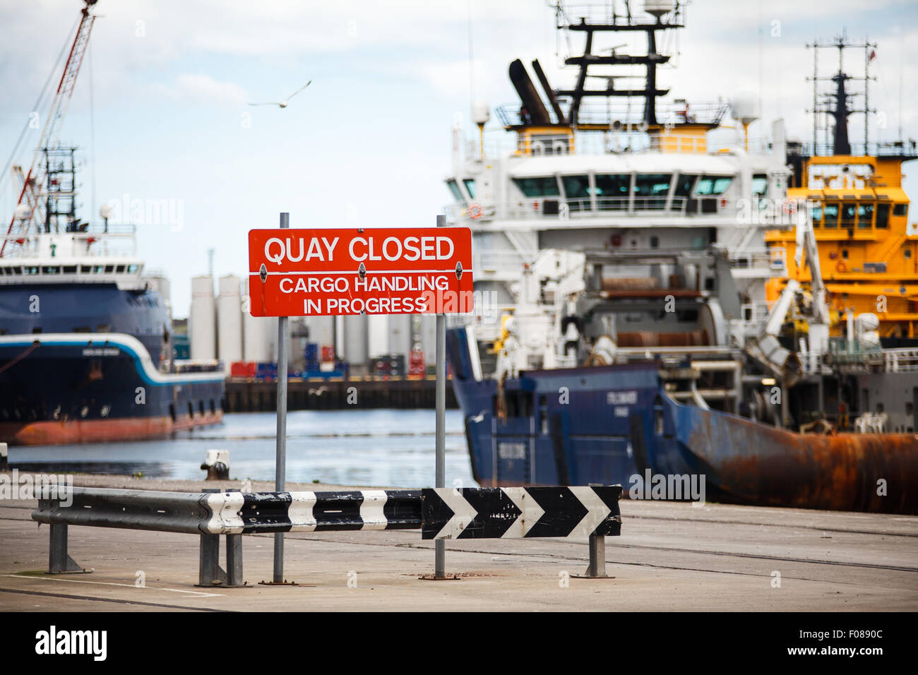 Aberdeen harbour on a summer day Stock Photo - Alamy