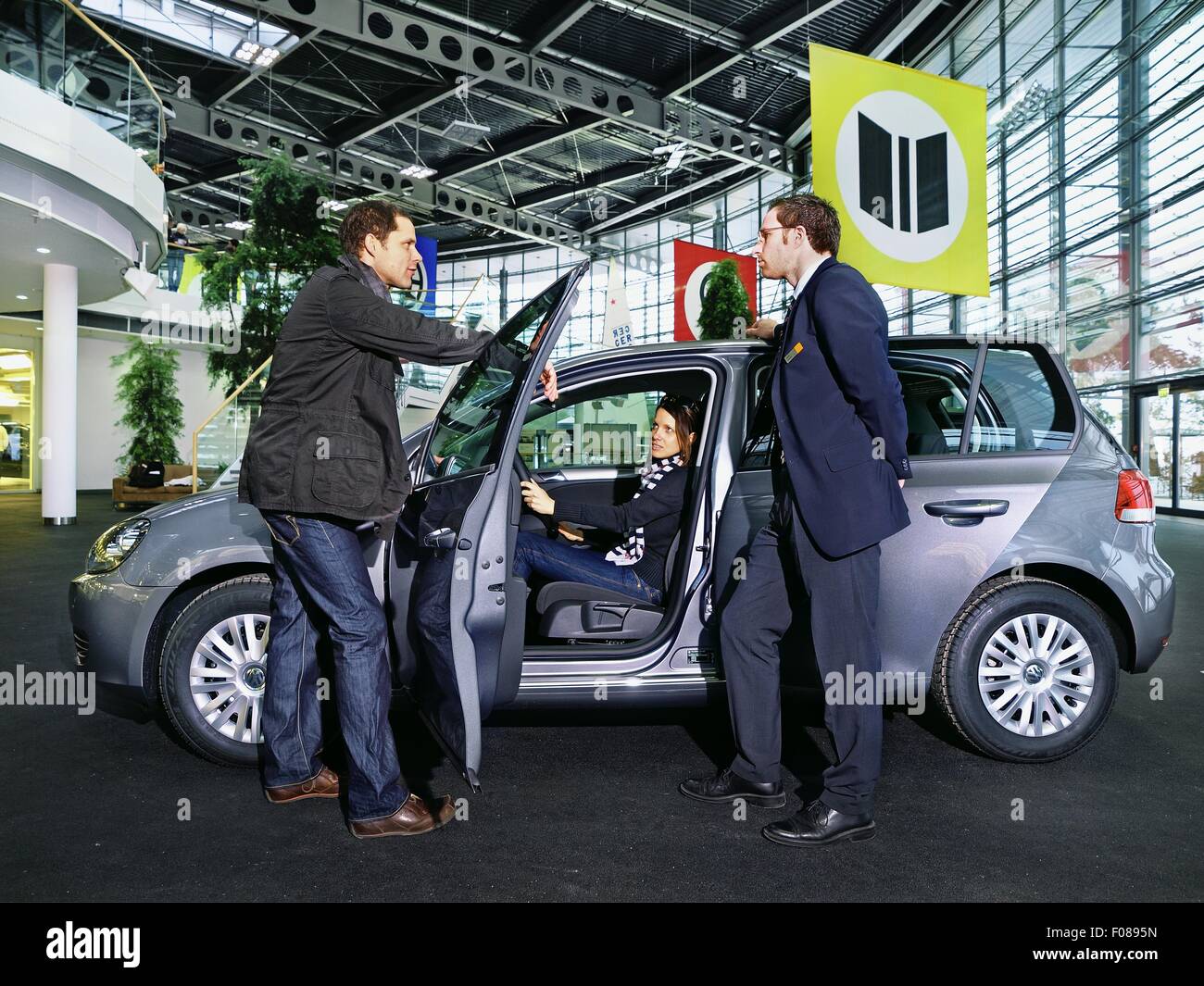 New car dealing hi-res stock photography and images - Alamy