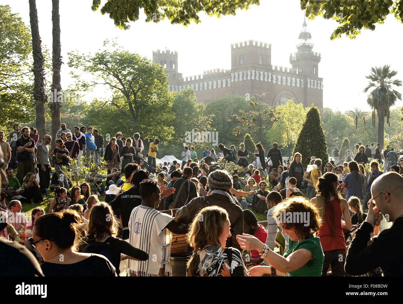 Crowd outside Parc de la Ciutadella in Barcelona, Spain Stock Photo - Alamy