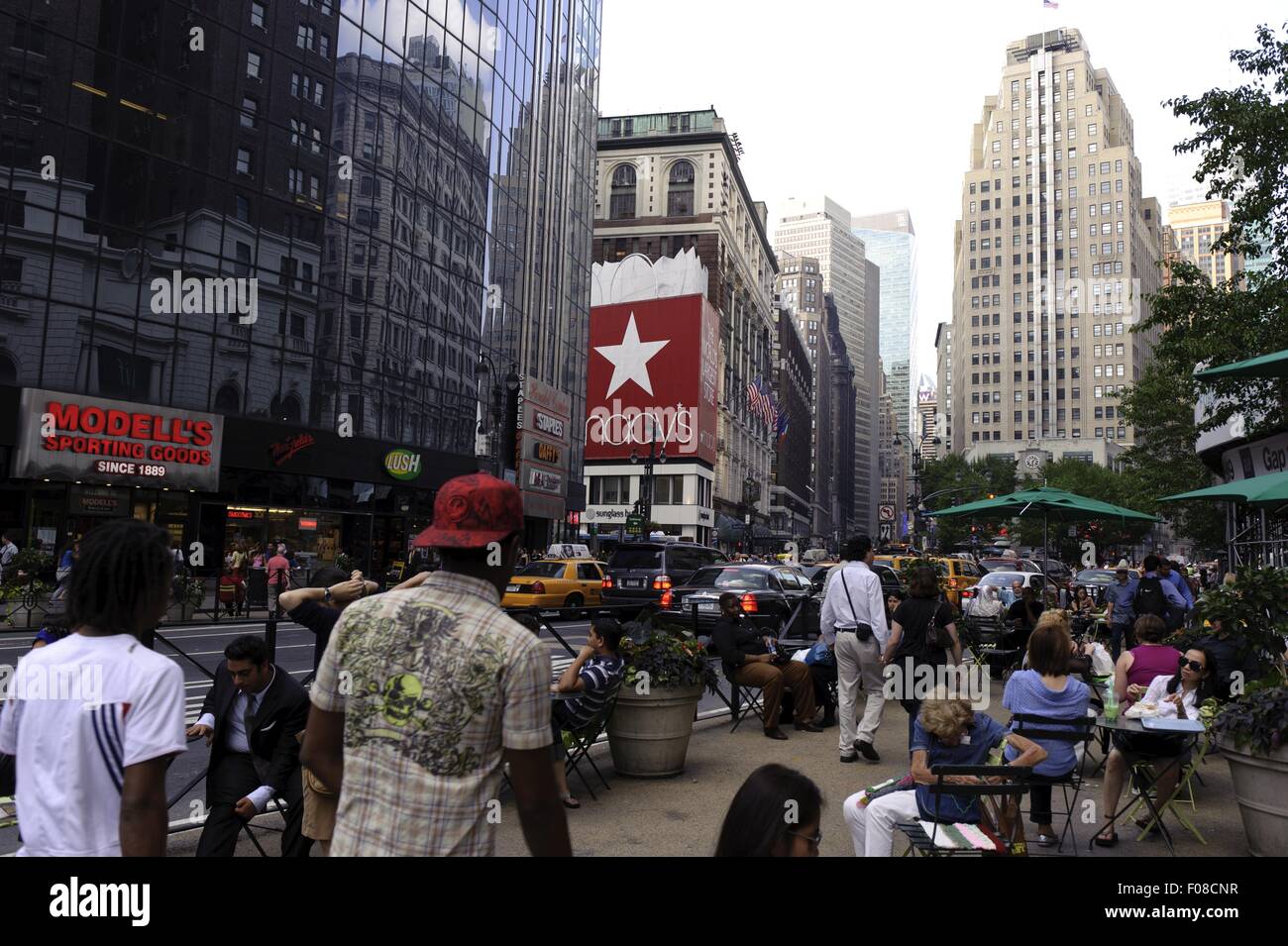 People at 34th Street in Manhattan, New York, USA Stock Photo - Alamy