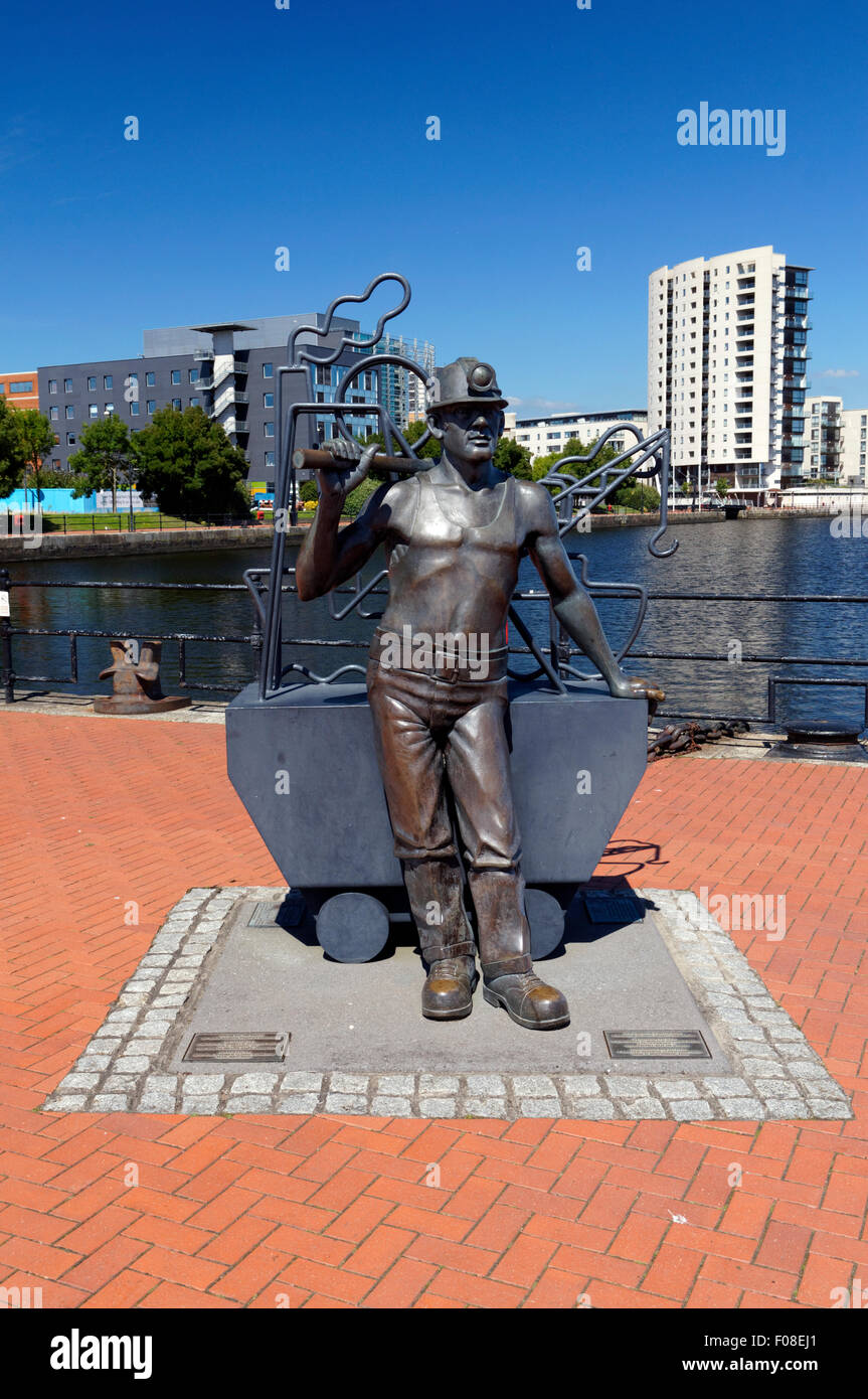 "From pit to port" by John Clinch and Jon Buck bronze statue, Roath ...
