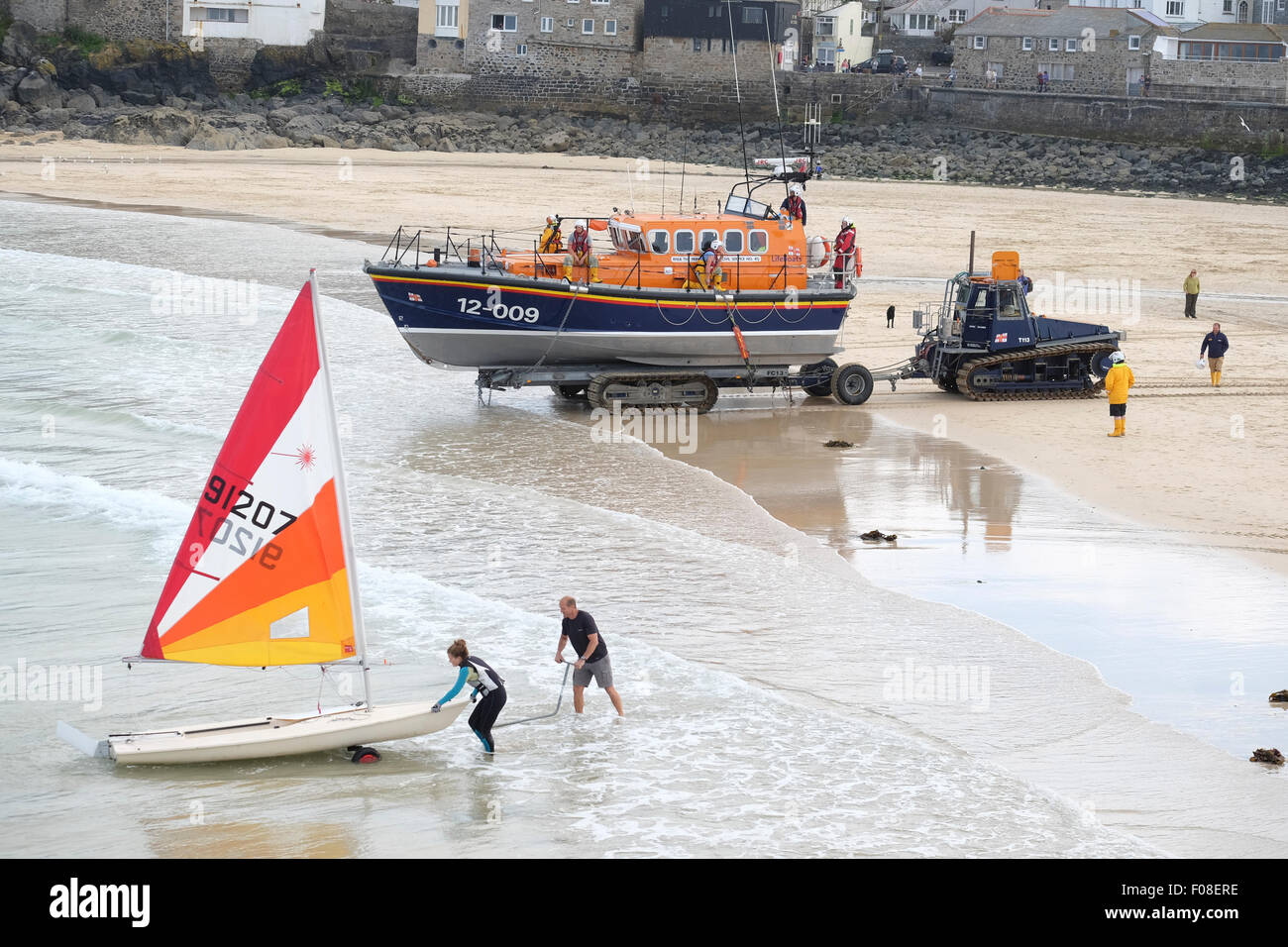 Small lifeboat hi-res stock photography and images - Alamy