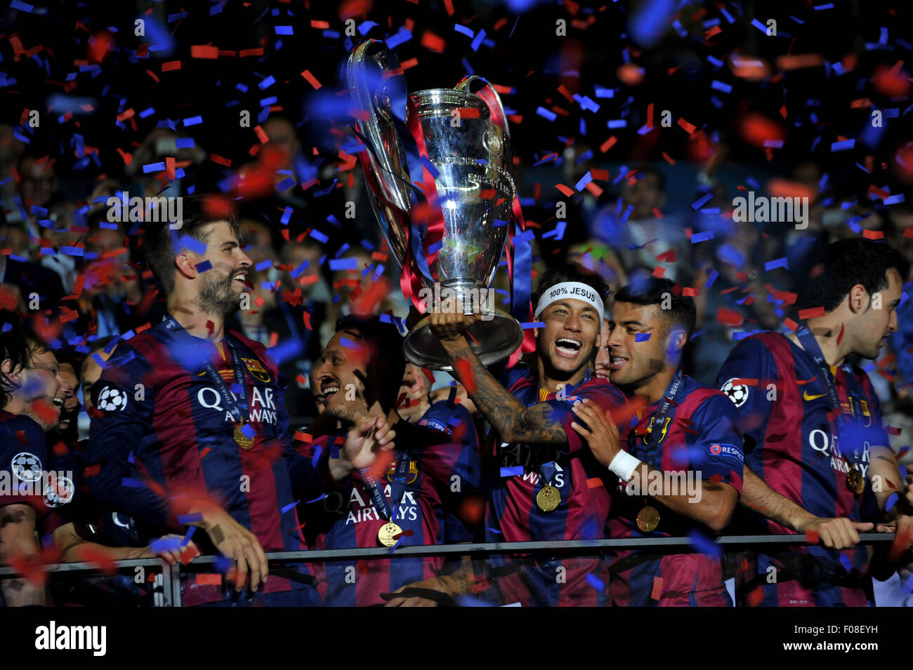 FC Barcelona celebrate after winning the UEFA Champions League Final ...