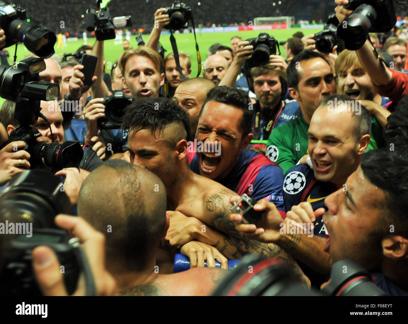 FC Barcelona celebrate after winning the UEFA Champions League Final ...