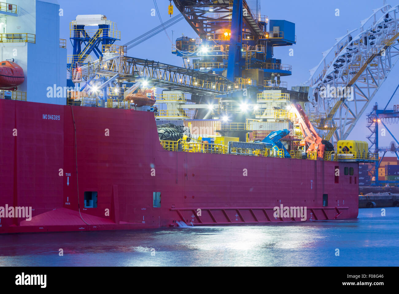 Pipelaying hi-res stock photography and images - Alamy