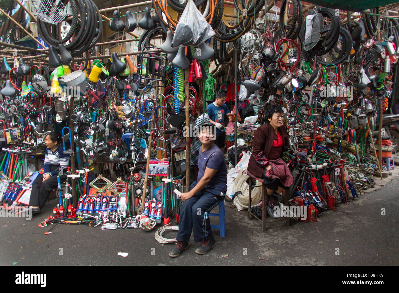 hardware and tool market in Hanoi, Vietnam Stock Photo - Alamy