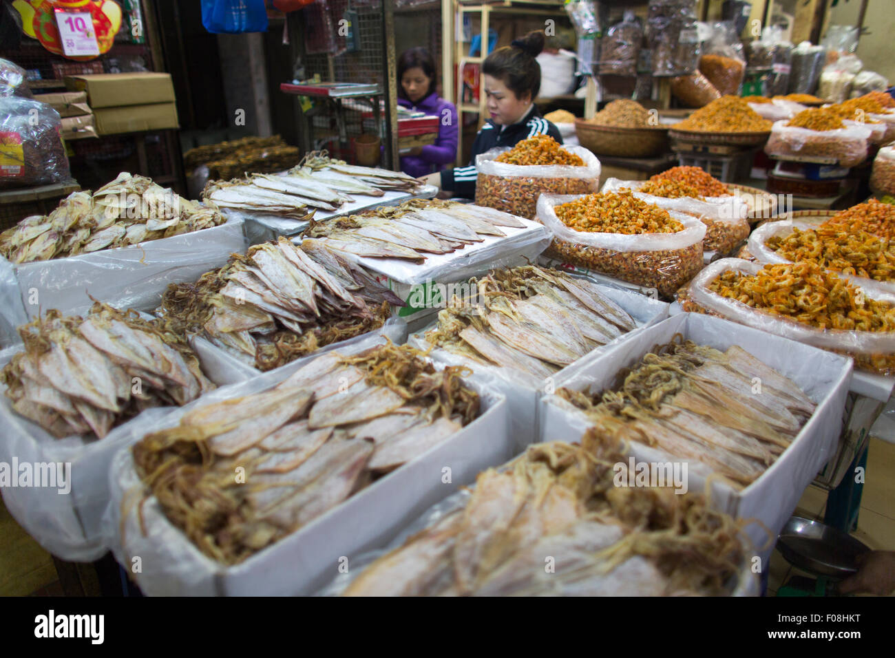 fish market in Hanoi, Vietnam Stock Photo - Alamy