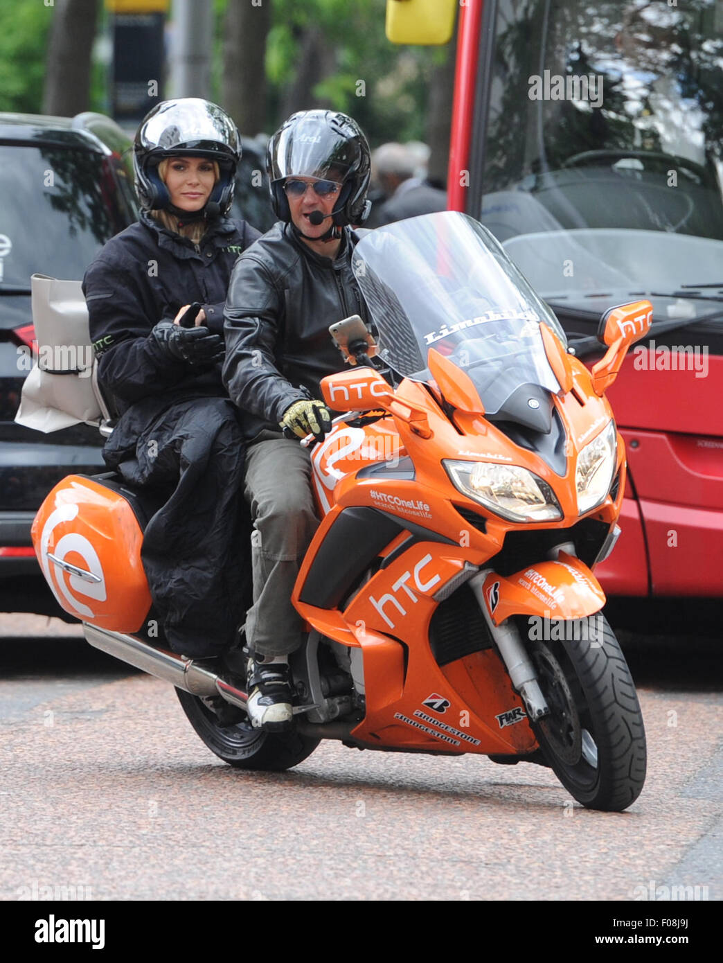 Amanda holden leaving the itv studios london hi-res stock photography ...