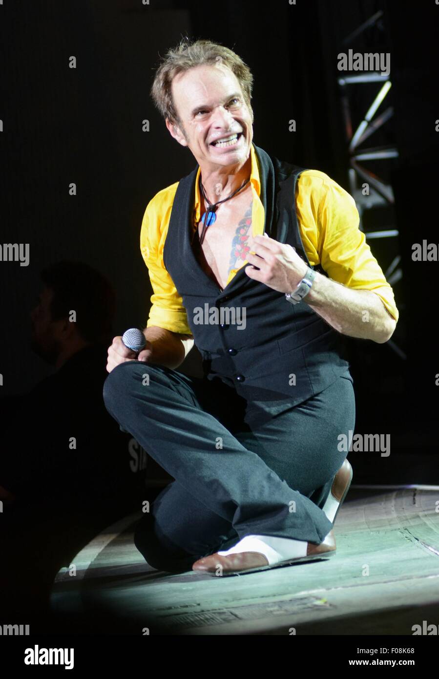 Holmdel, NJ, USA. 9th Aug, 2015. David Lee Roth on stage for Van Halen ...