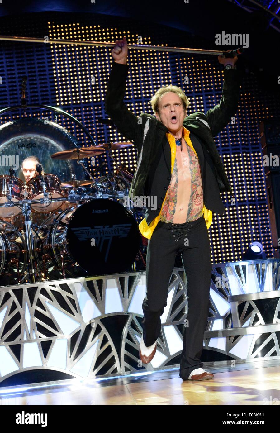 Holmdel, NJ, USA. 9th Aug, 2015. David Lee Roth on stage for Van Halen ...