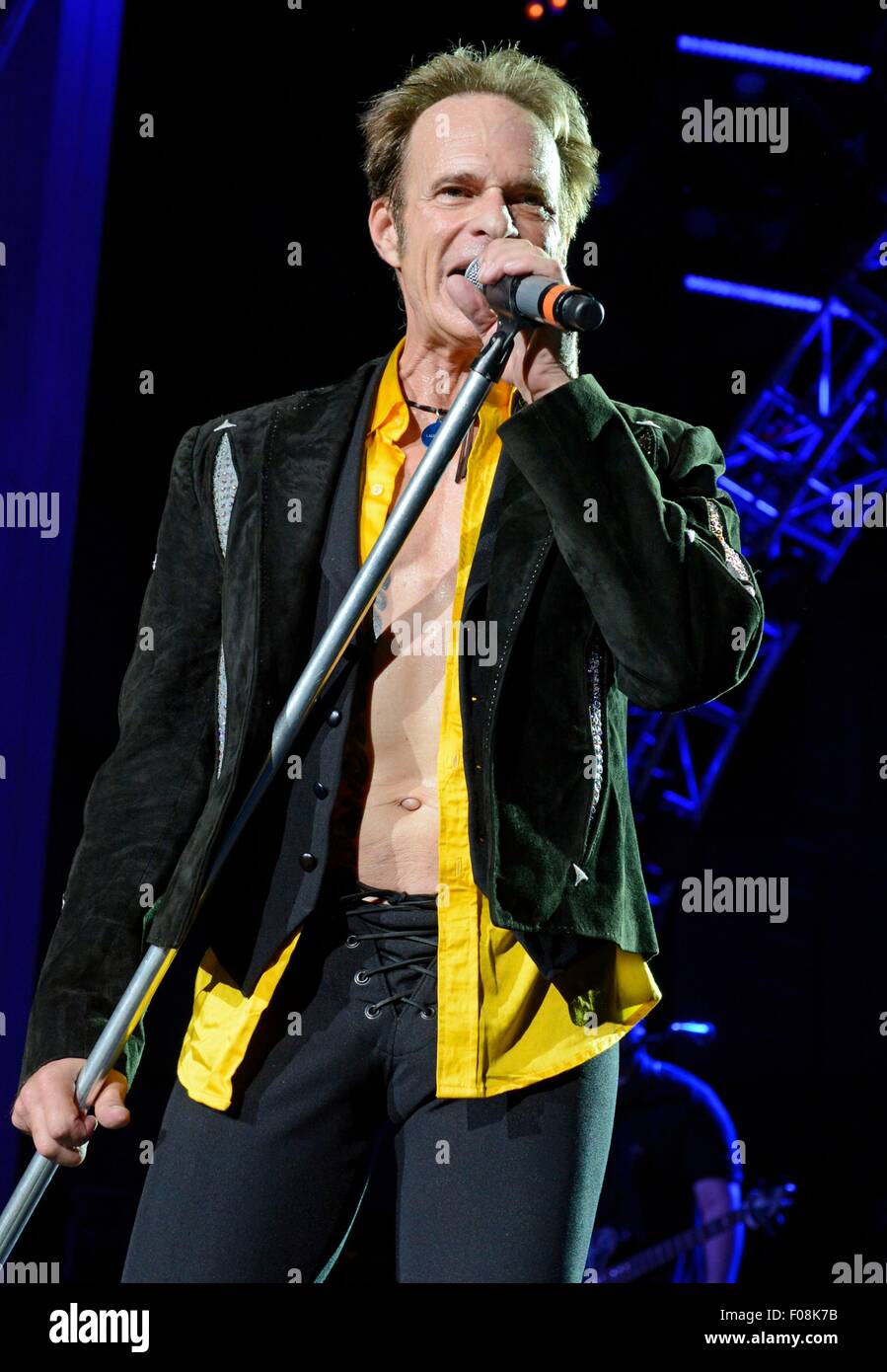 Holmdel, NJ, USA. 9th Aug, 2015. David Lee Roth on stage for Van Halen ...