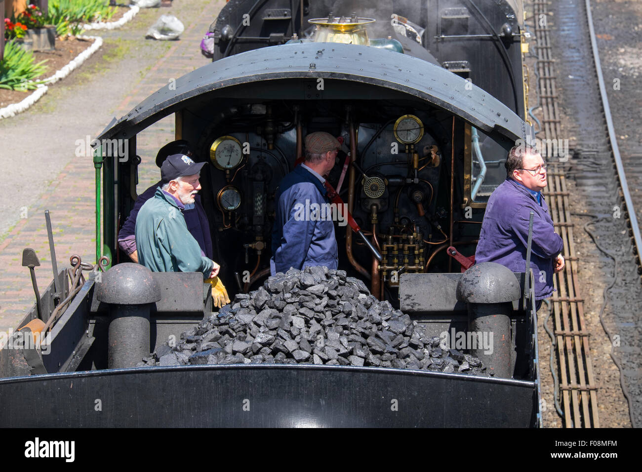 Locomotives cab hi-res stock photography and images - Alamy
