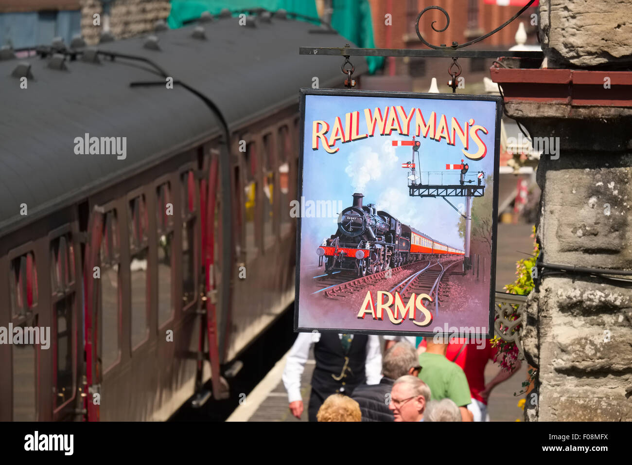 Carriages sign hi-res stock photography and images - Alamy