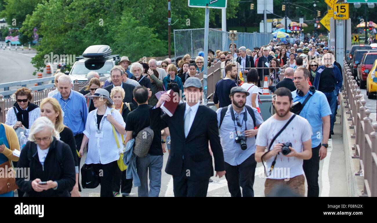 20th Anniversary of Poets House's Poetry Walk Across the Brooklyn ...