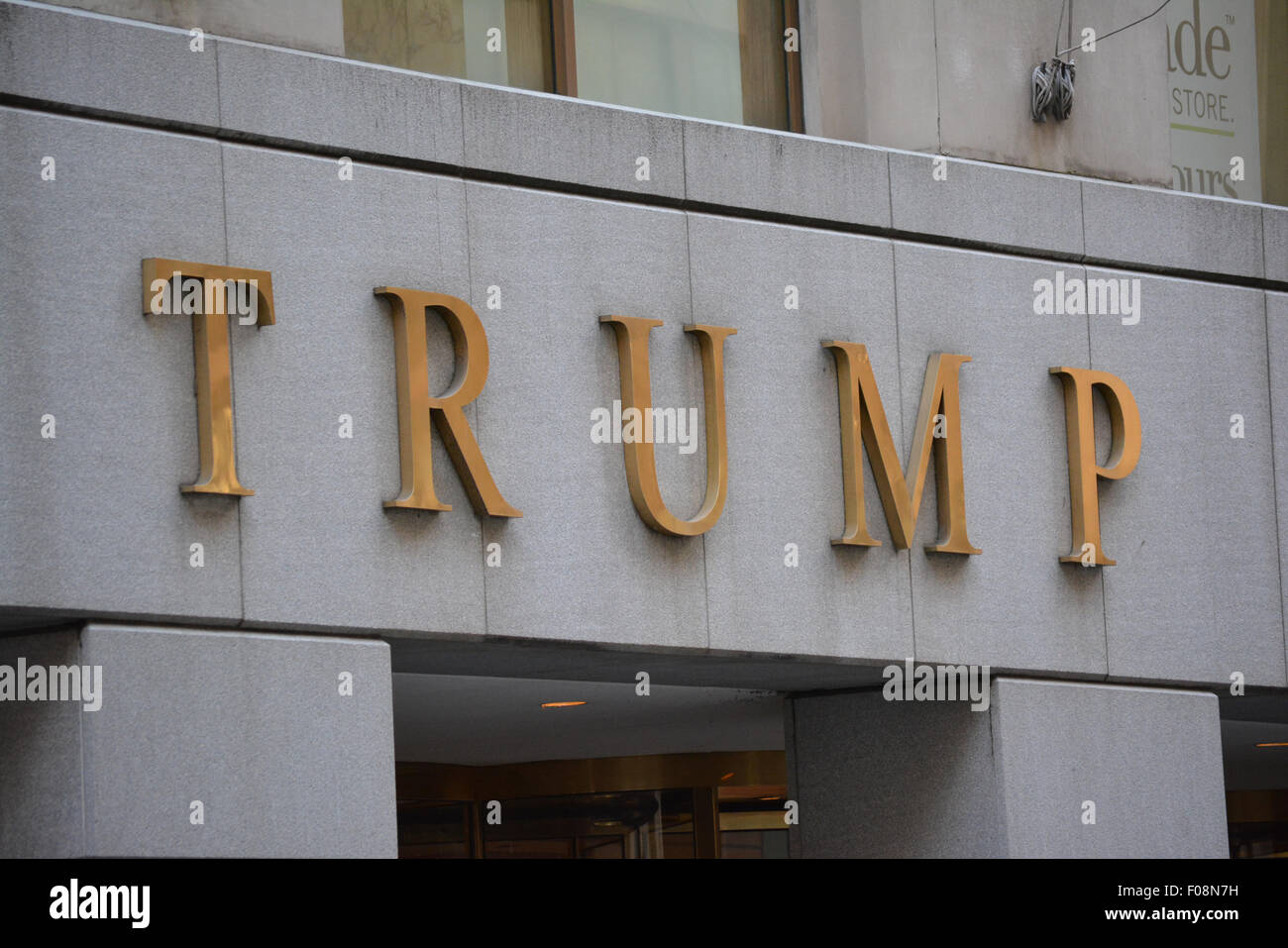 40 wall street trump building hi-res stock photography and images - Alamy