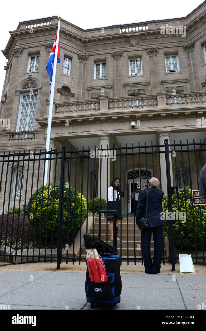 Cuban embassy hi-res stock photography and images - Alamy