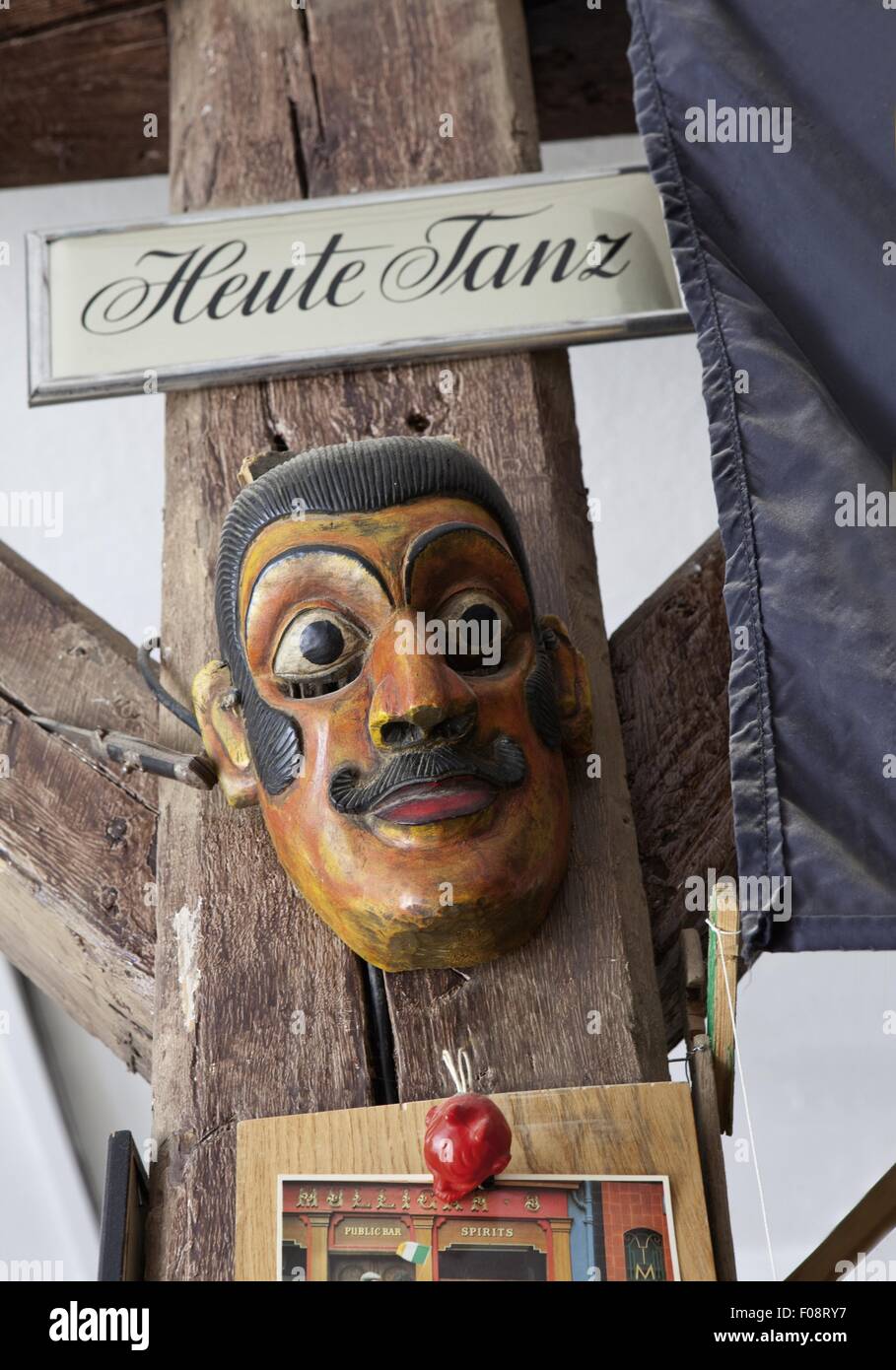 Carved claw head, Bremen, Germany Stock Photo - Alamy