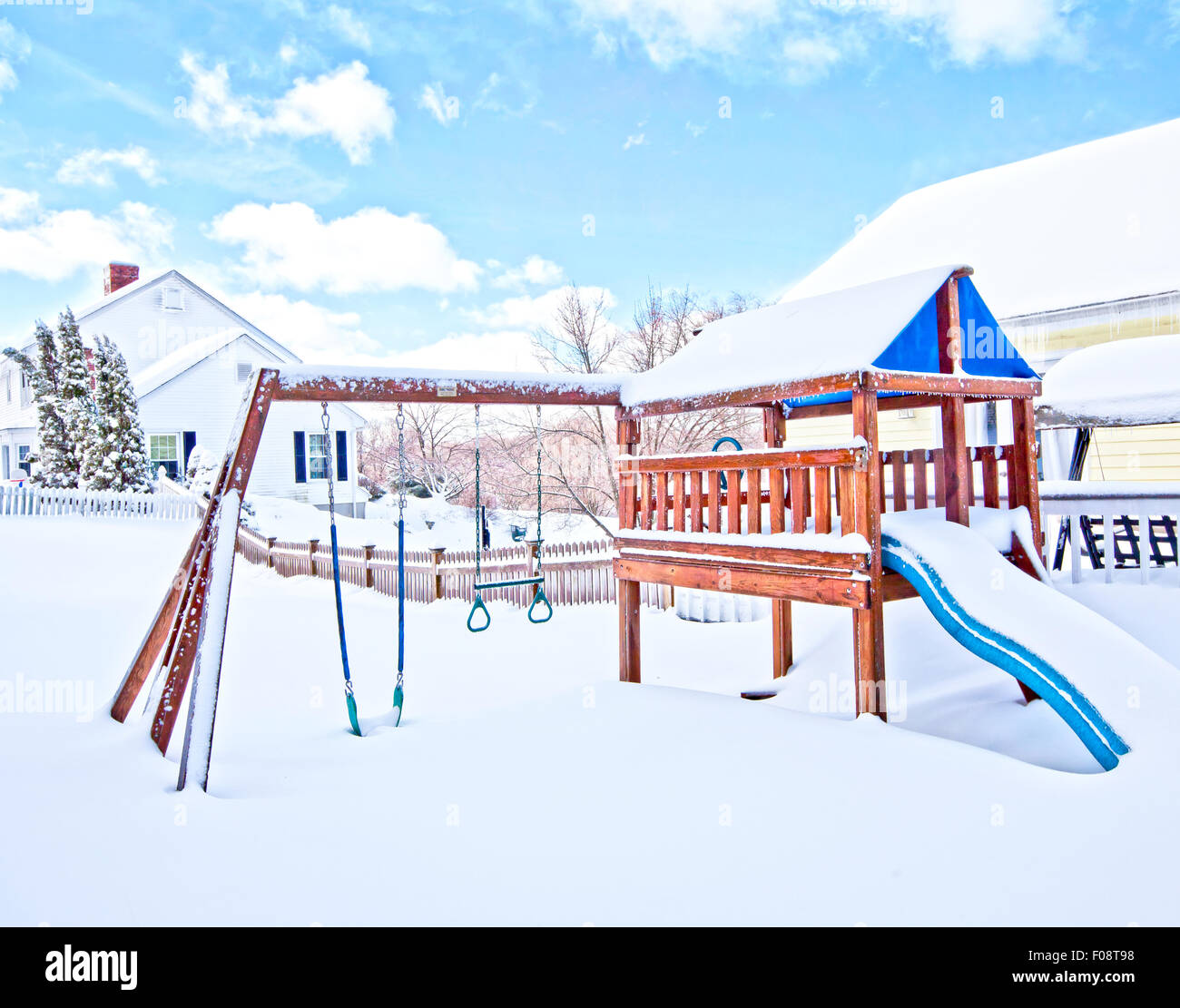 Typical colonial style house in deep snow and ice Stock Photo - Alamy