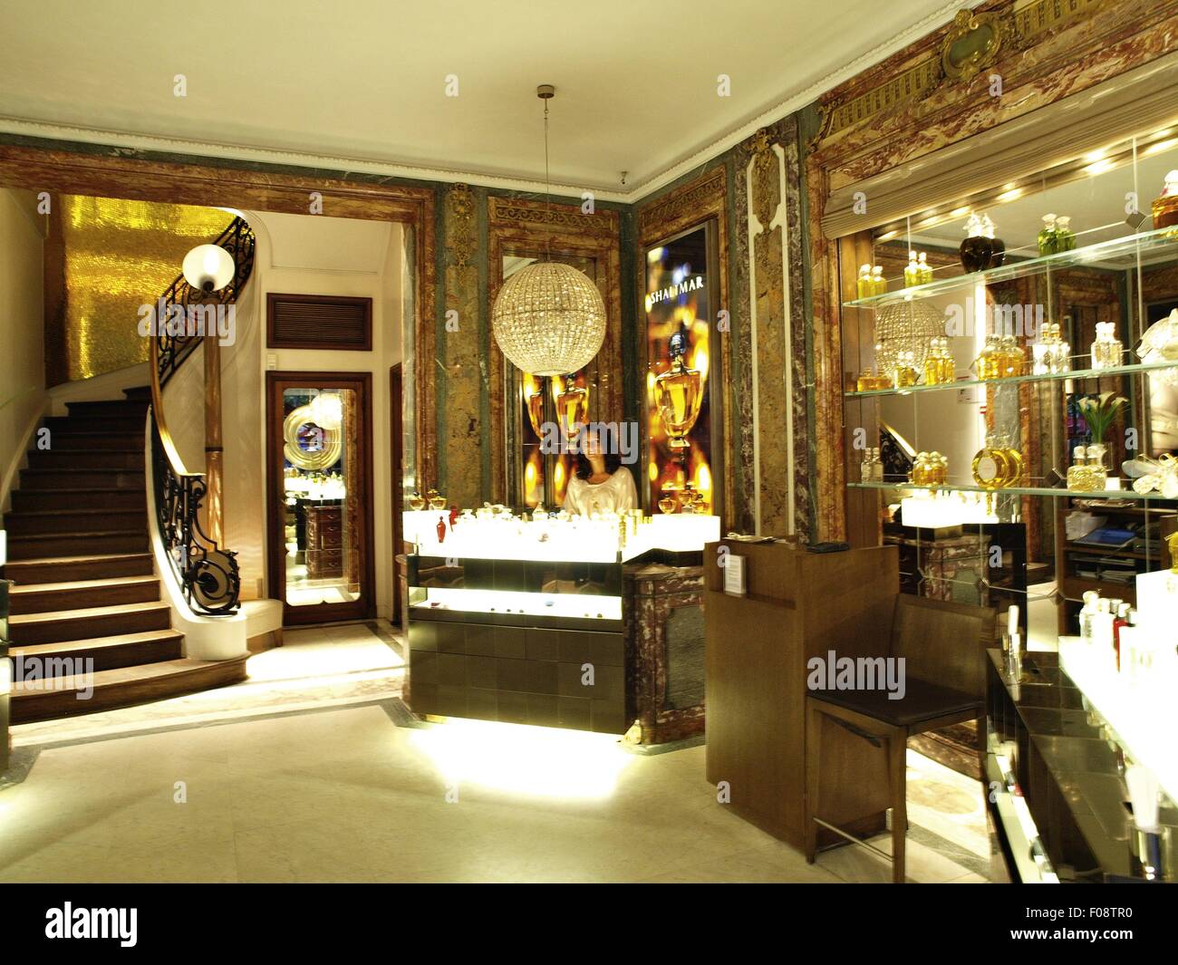 Perfume counter hi-res stock photography and images - Alamy