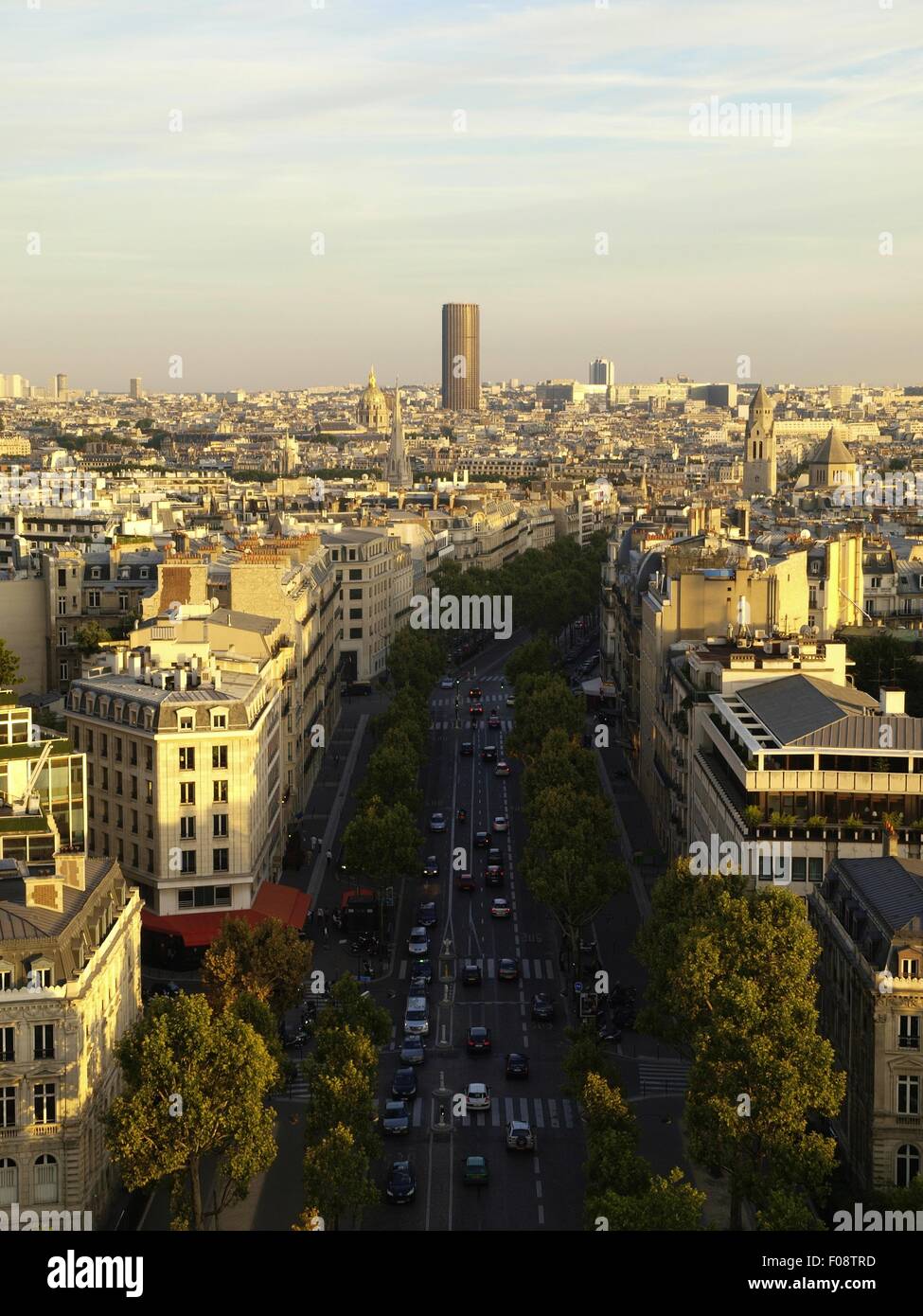 Paris alleyways hi-res stock photography and images - Alamy