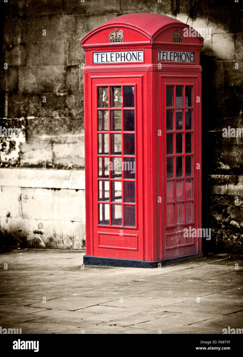 Classic red British telephone box in London Stock Photo - Alamy