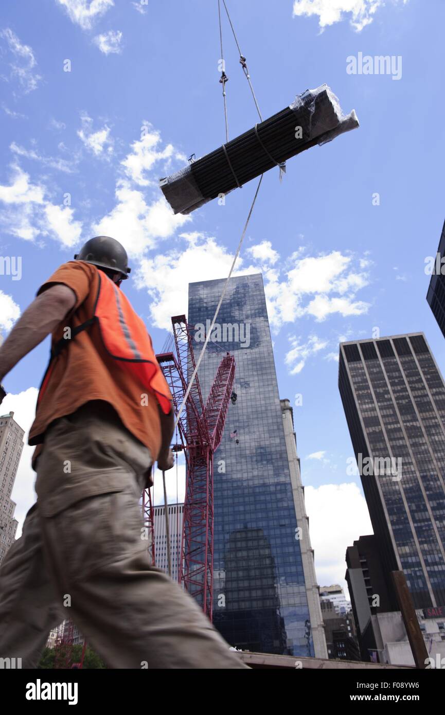 Construction workers working at Ground Zero Construction Site in New ...