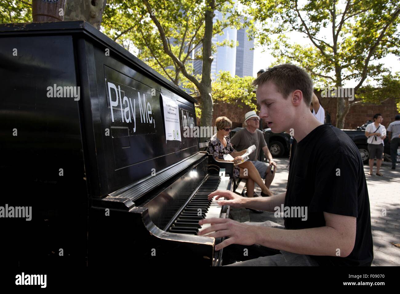 Battery piano hi-res stock photography and images - Alamy