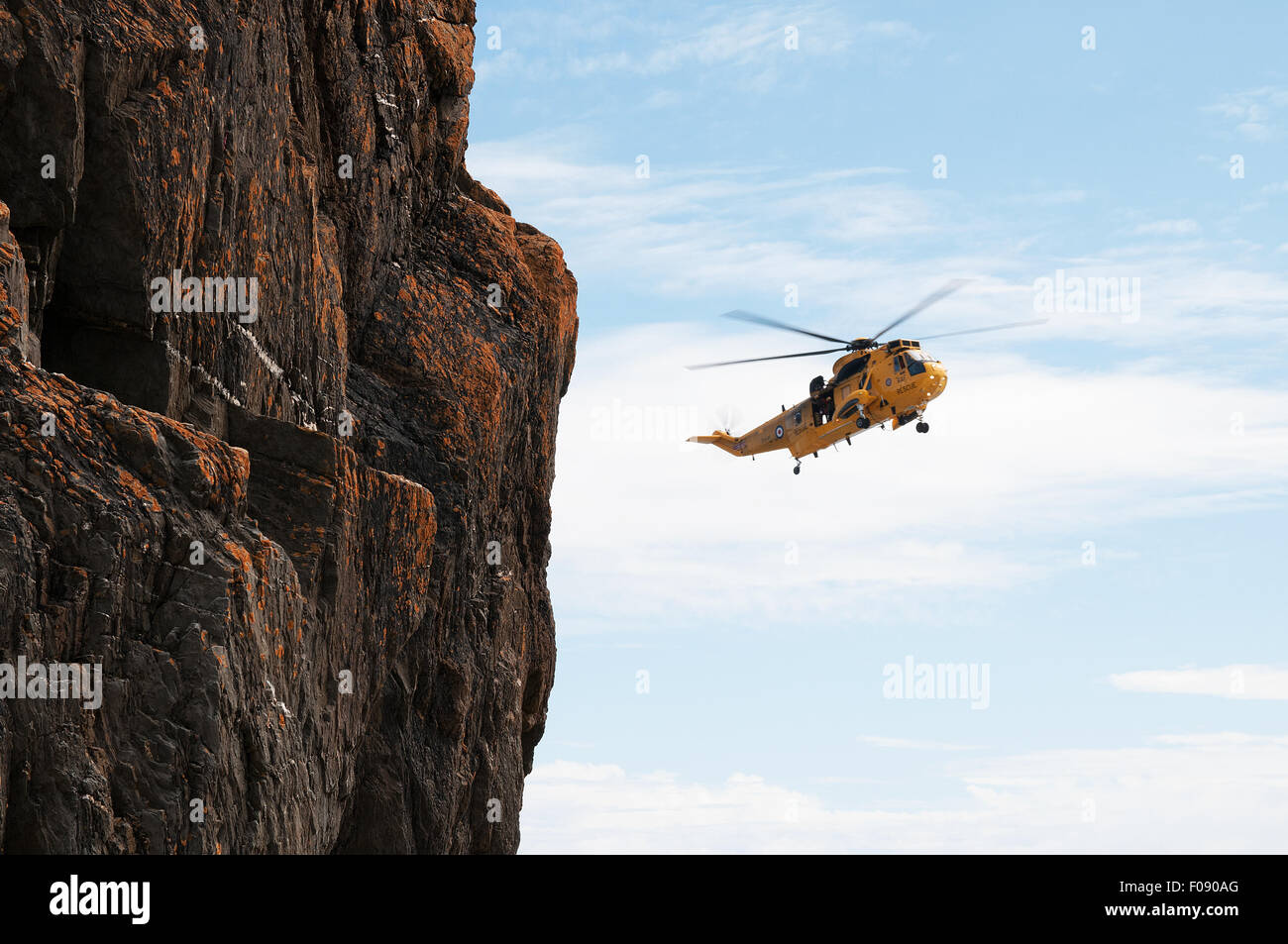 Cliff rescue hi-res stock photography and images - Alamy