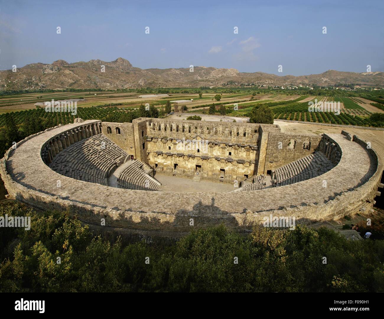 Elevated view of Aspendos theatre and landscape, Aspendos, Turkey Stock ...