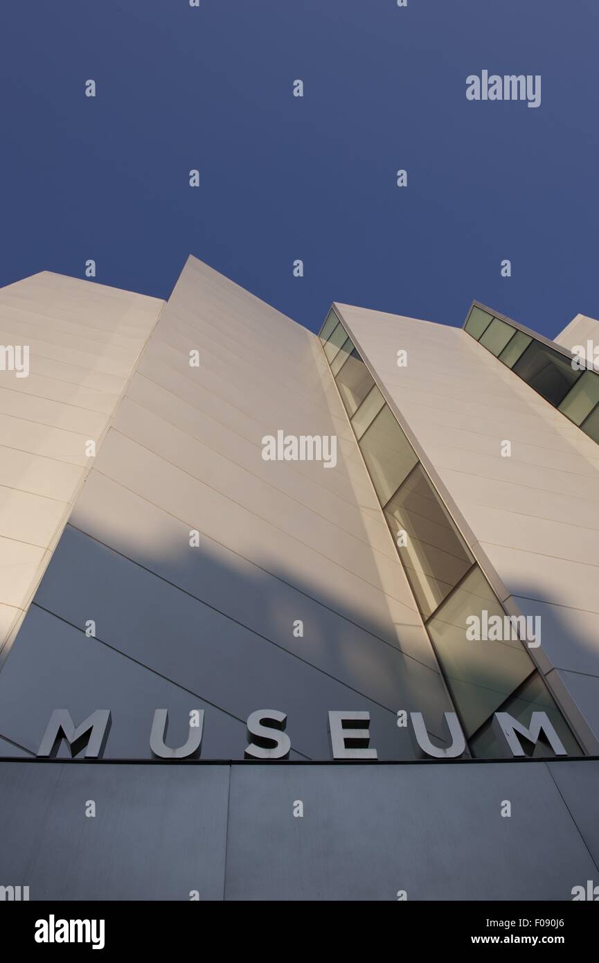 Low angle view of Bronx Museum, New York, USA Stock Photo - Alamy