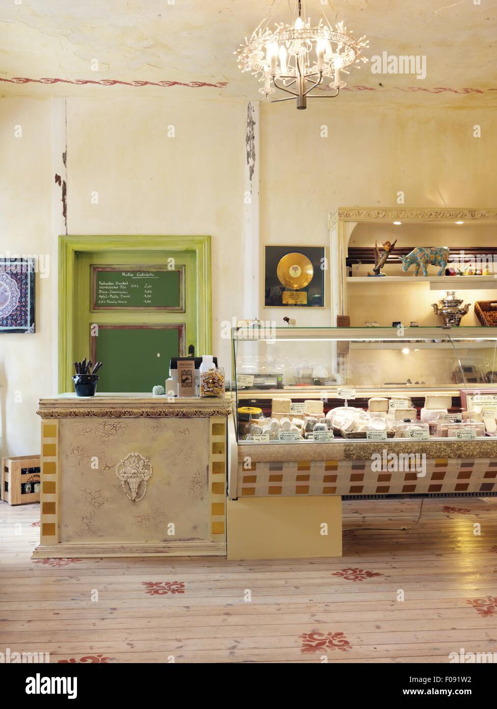 Farm shop interior hi-res stock photography and images - Alamy