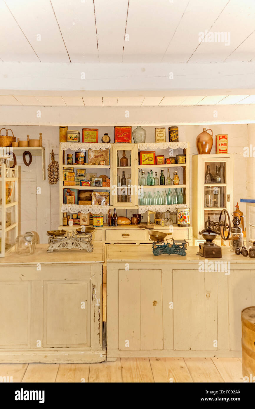 Open Air Vintage Shop High Resolution Stock Photography and Images - Alamy