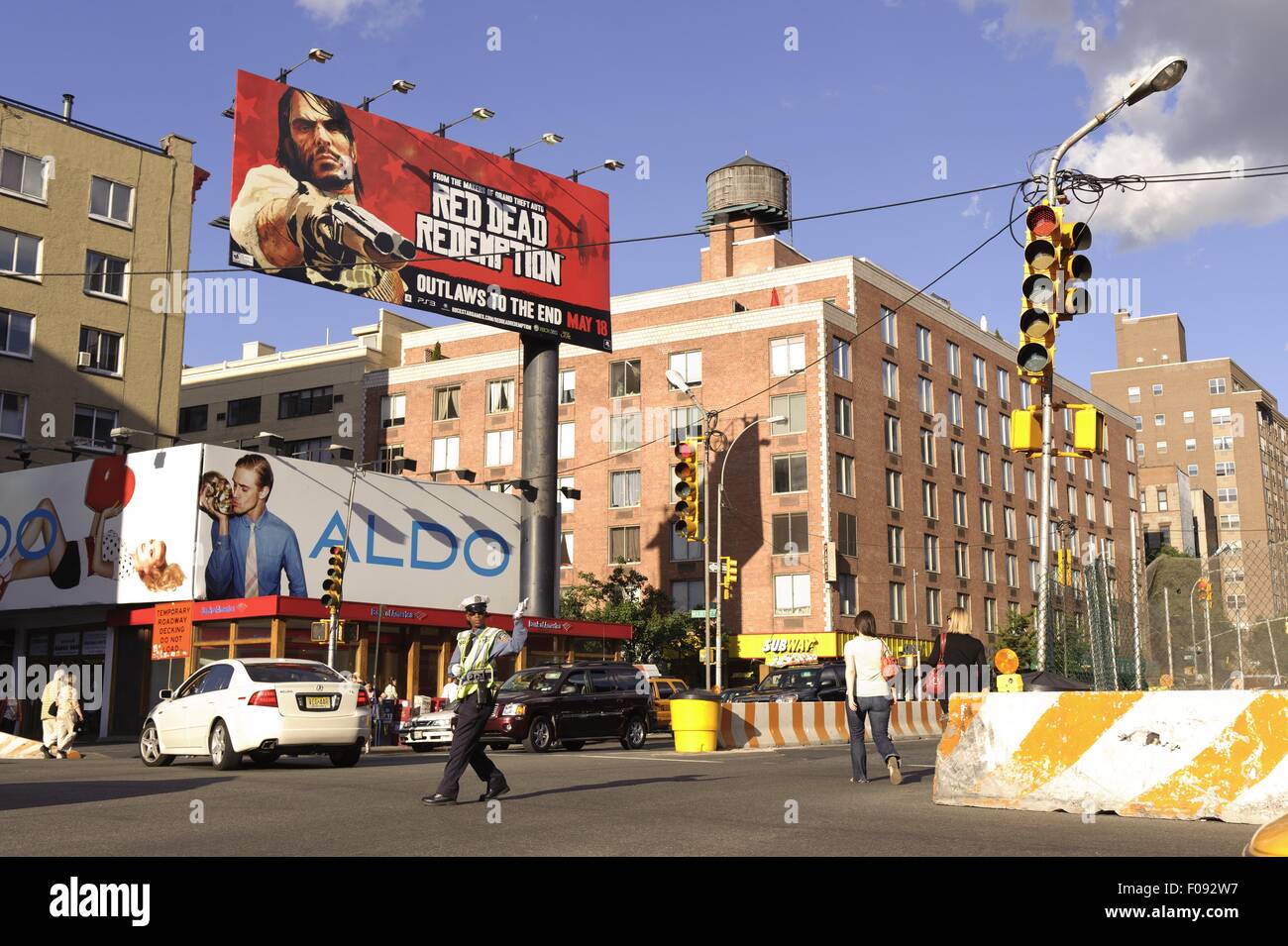 Traffic cop at intersection in New York, USA Stock Photo - Alamy