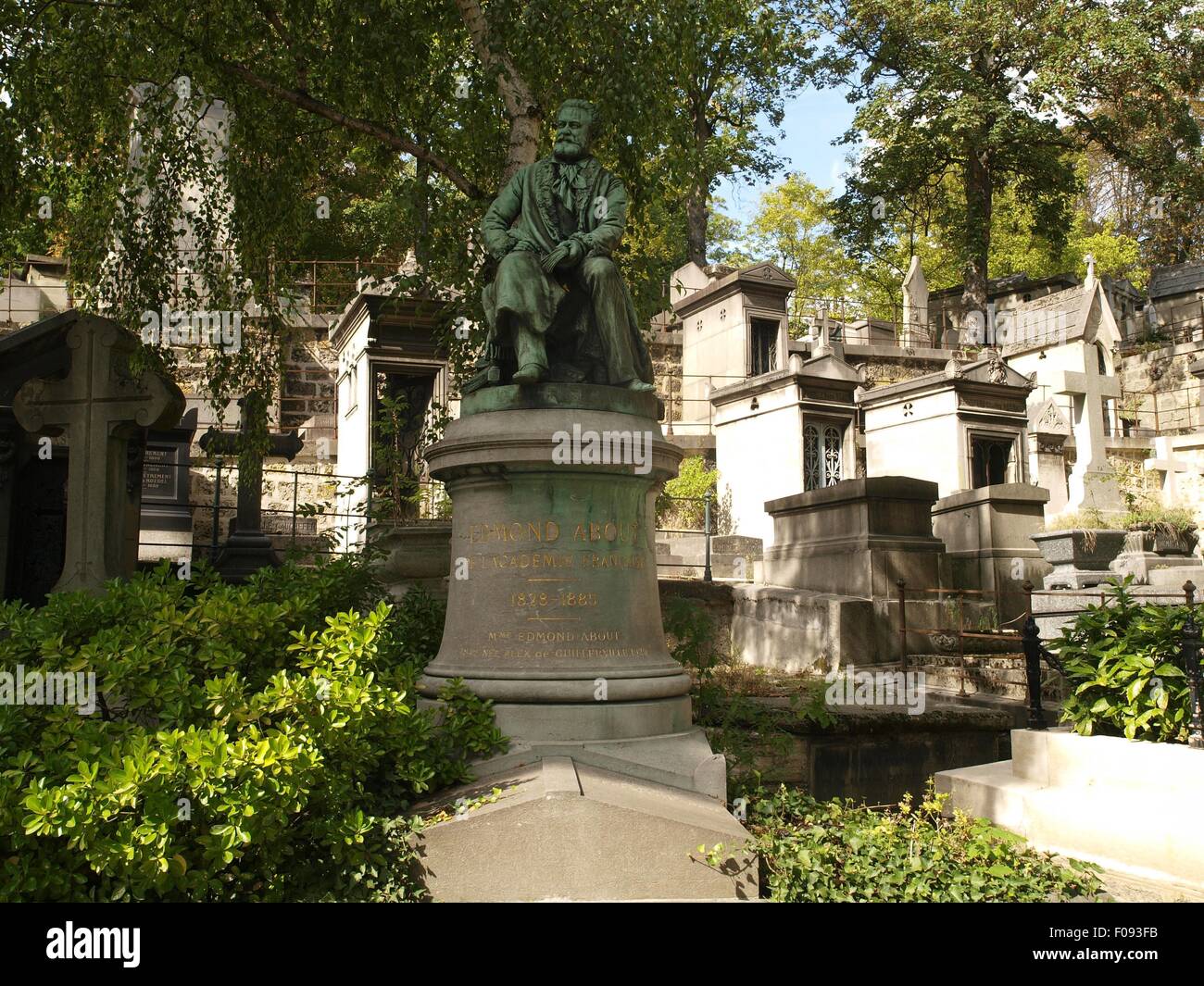 Graves in paris hi-res stock photography and images - Alamy