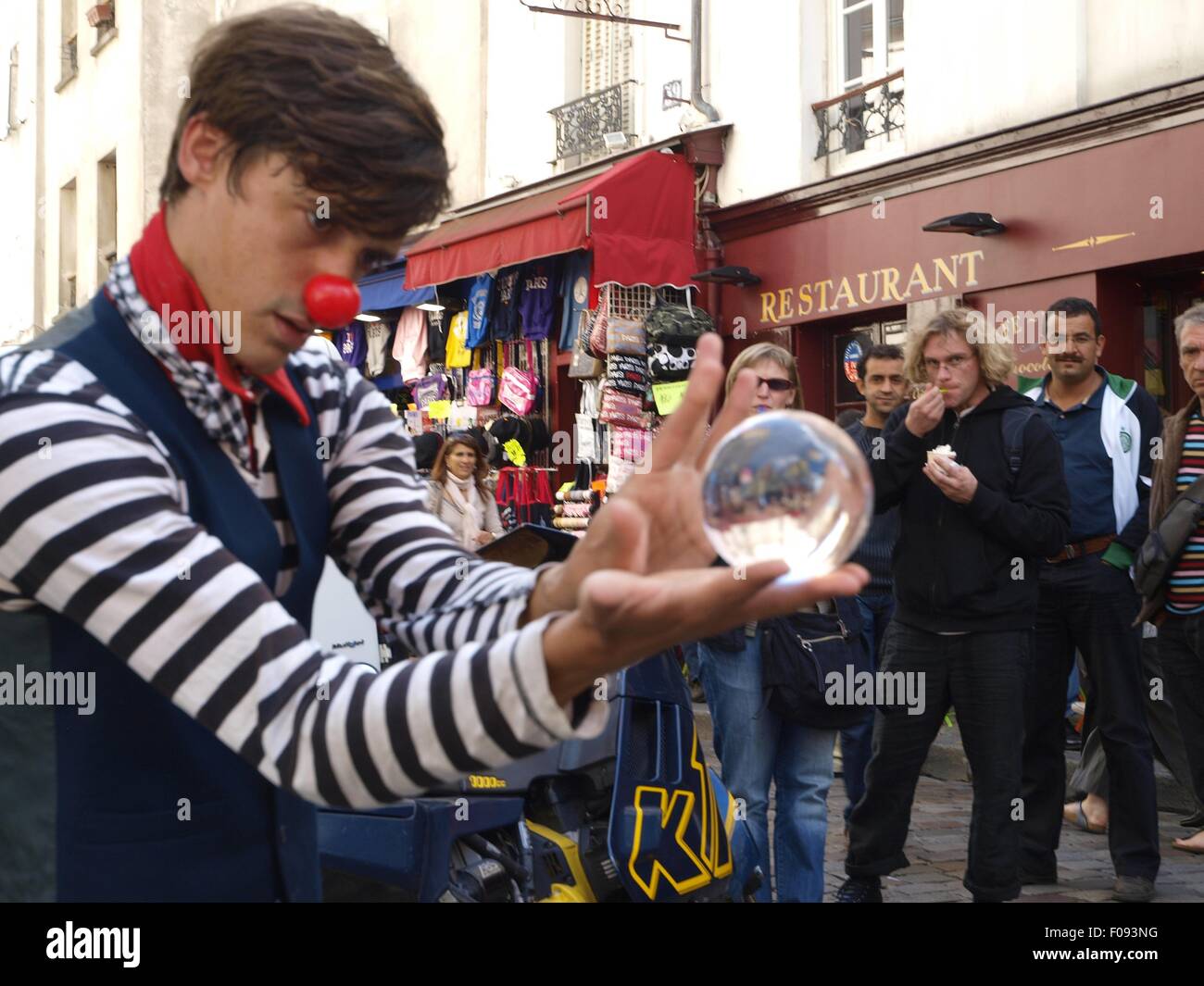 Trick glass hi-res stock photography and images - Alamy