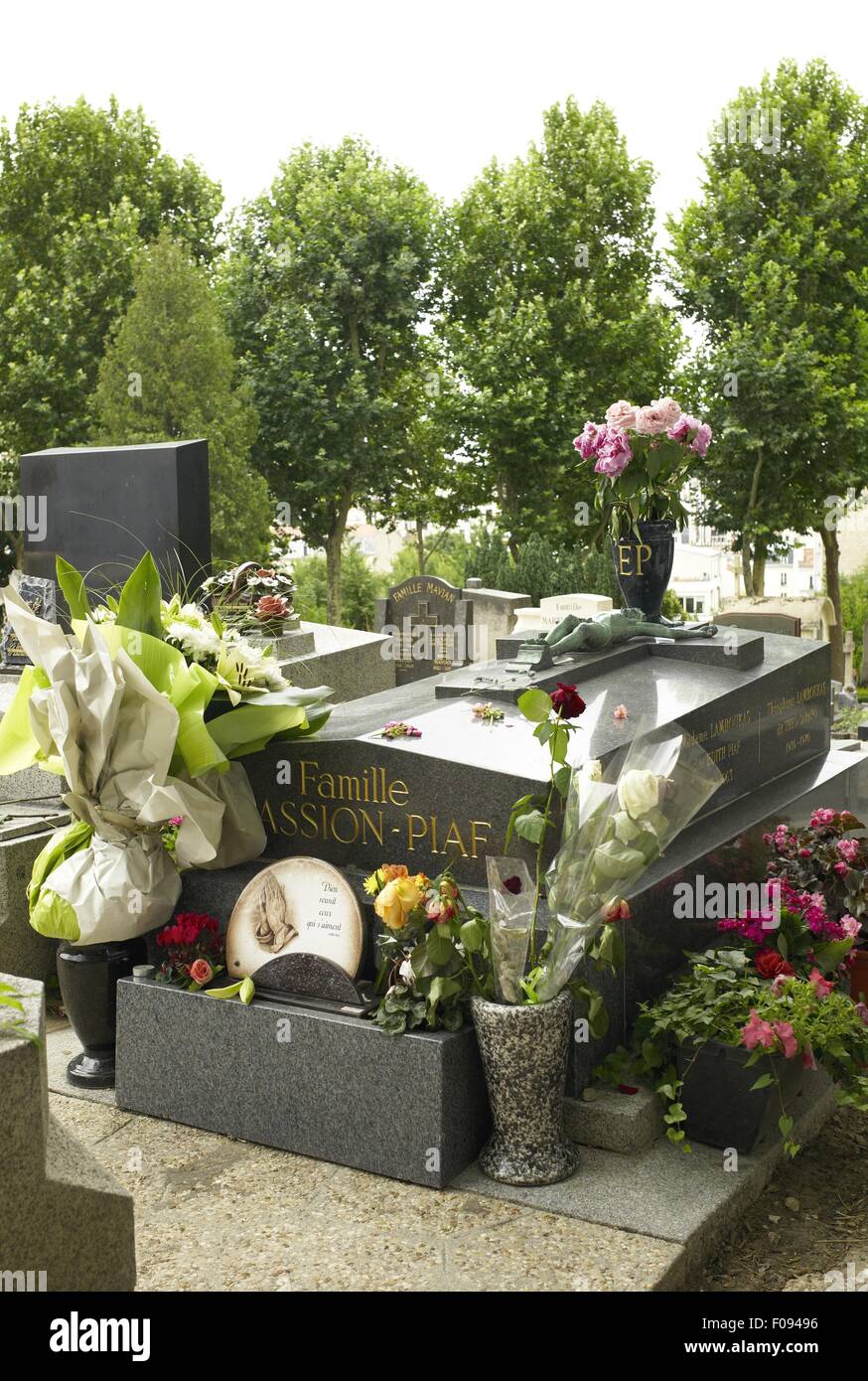 Grave of Sion-Piaf family in Pere Lachaise Cemetery in Paris, France ...