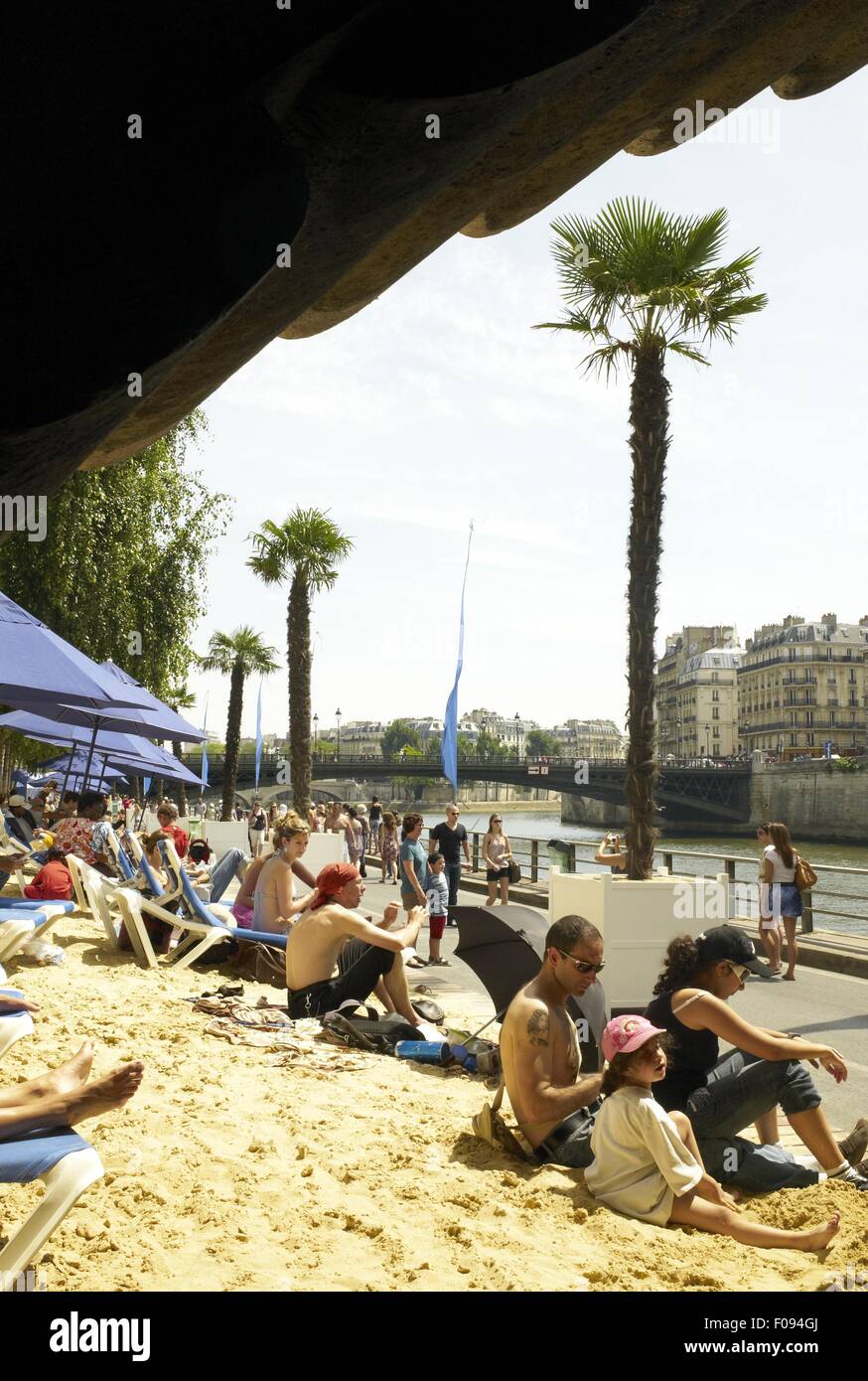 Paris beach club hi-res stock photography and images - Alamy